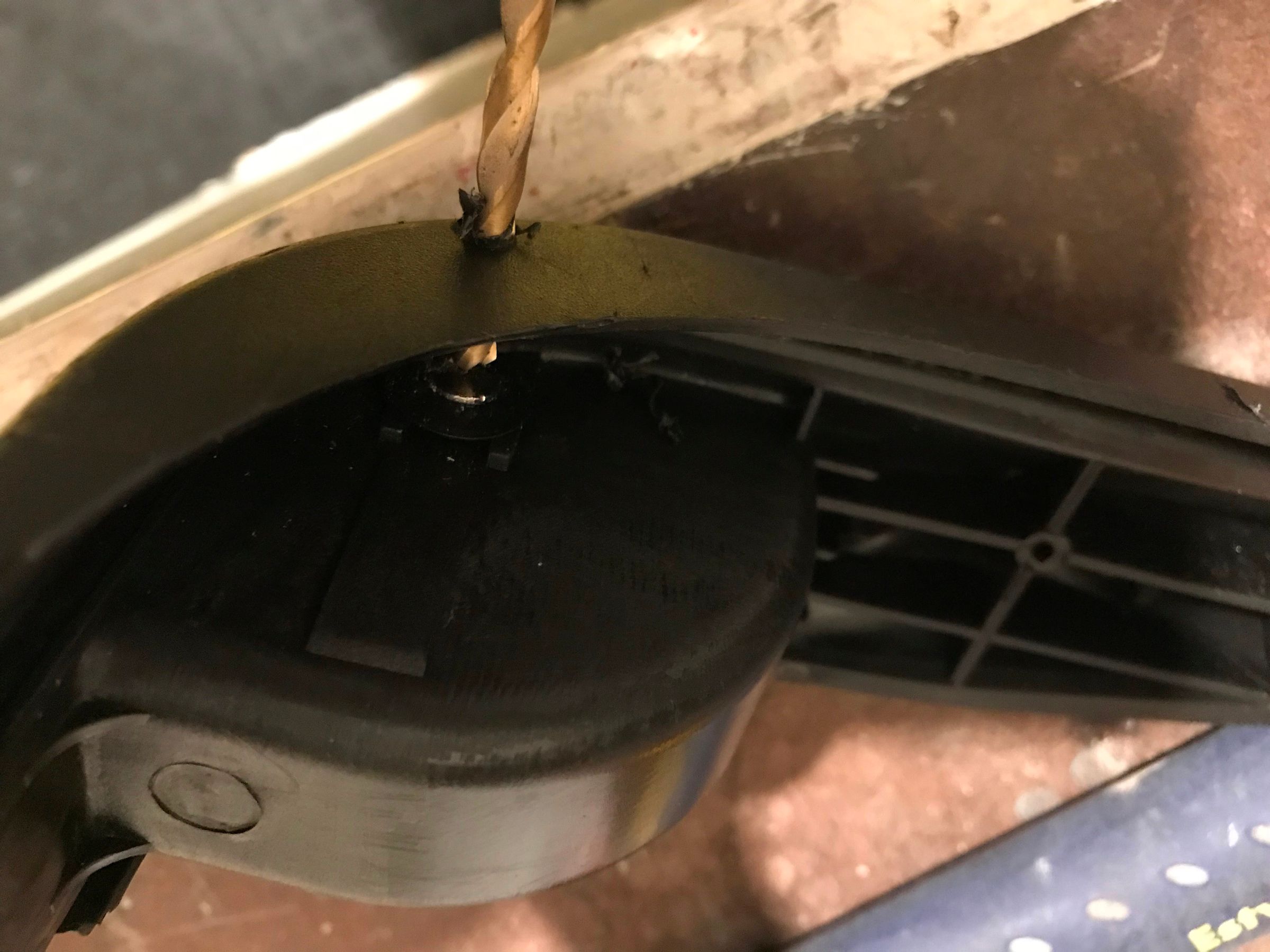 Replacing the Wheels on an Old Samsonite Carry-on Suitcase : 4 Steps ...