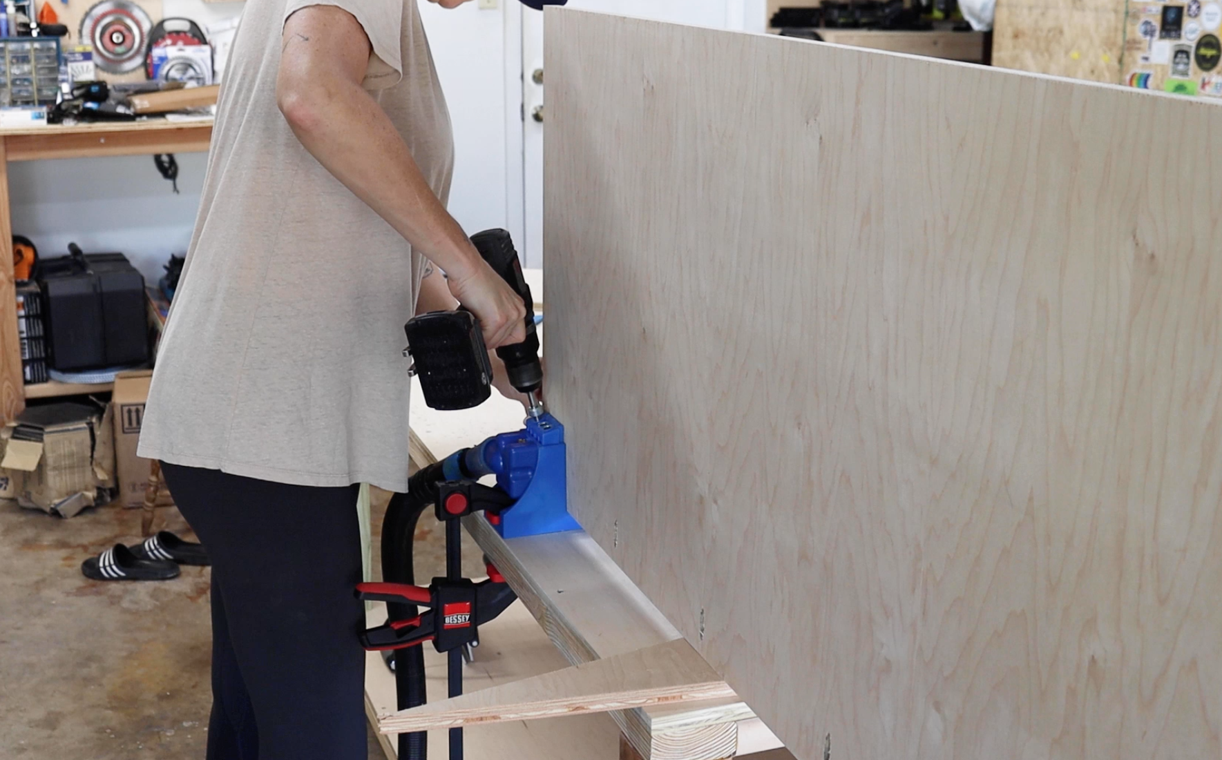 EASY DIY Workbench! Mobile With Storage : 9 Steps (with Pictures ...