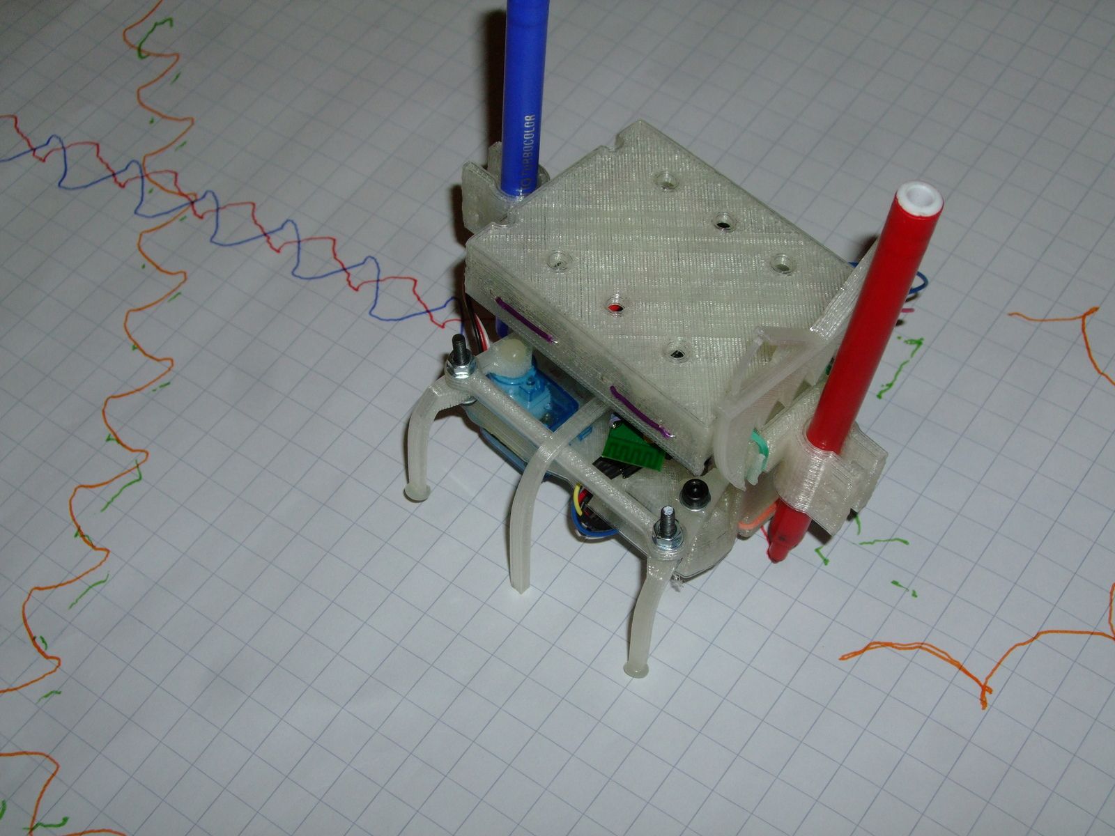 Hexapoduino: Tiny Hexapod 3D Printed, Arduino Controlled : 8 Steps ...