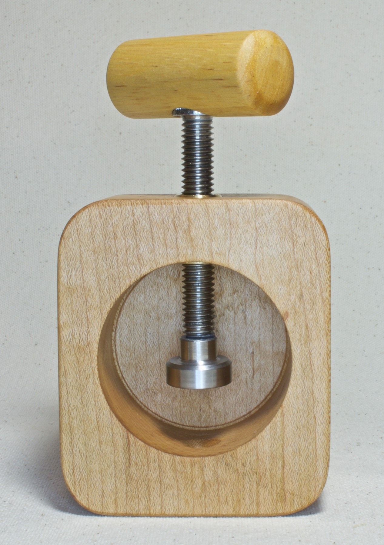 Big Screw Nutcracker : 8 Steps (with Pictures) - Instructables