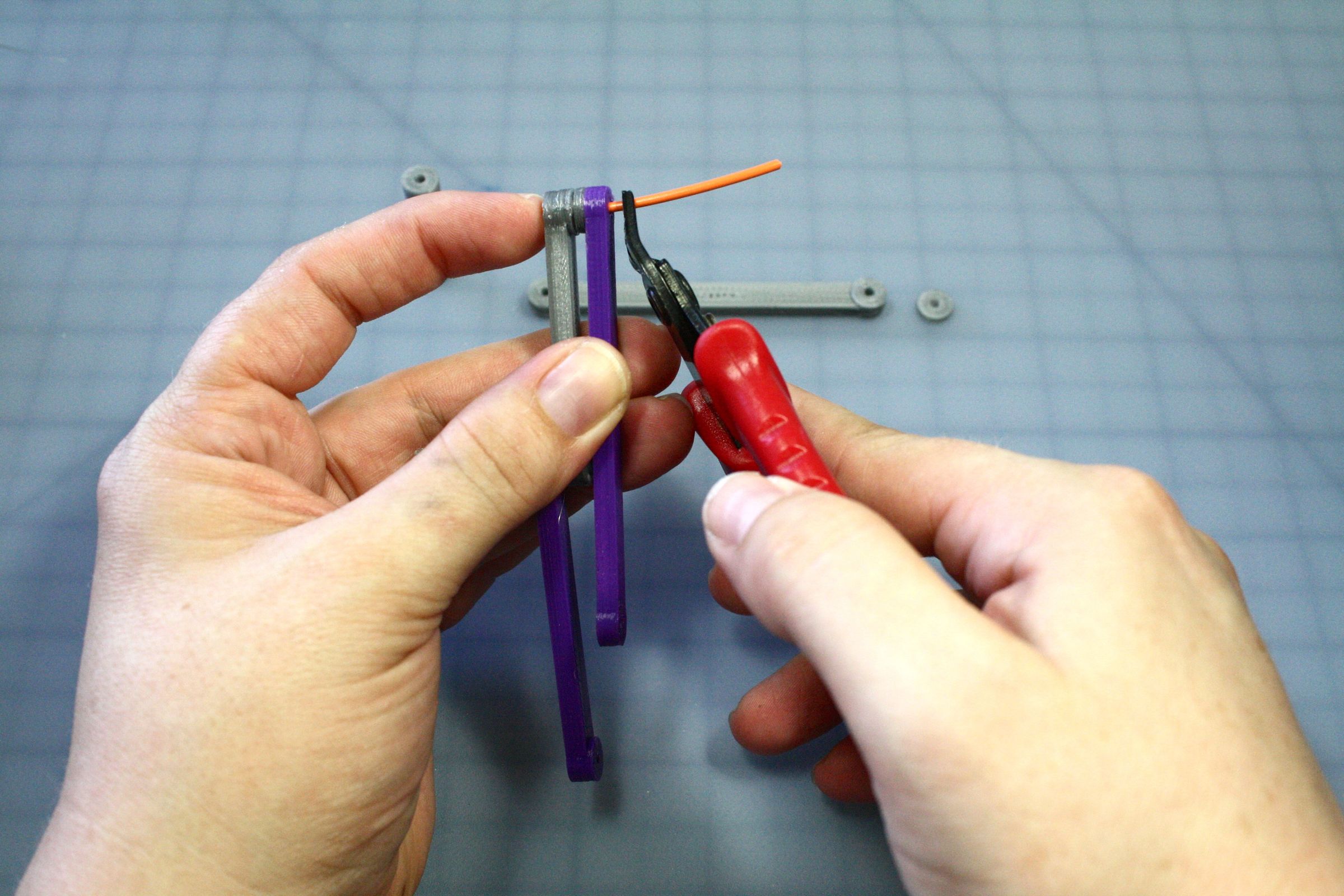 Mechanical Art Bots: Four-Bar Linkage Mechanism : 8 Steps (with ...