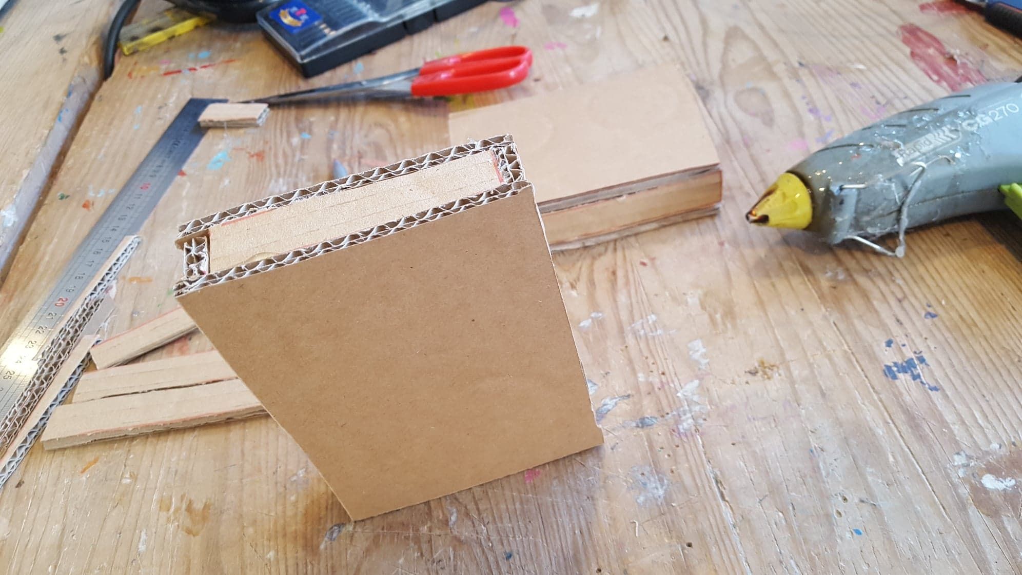 Cardboard Loot Llama Fortnite : 10 Steps (with Pictures) - Instructables