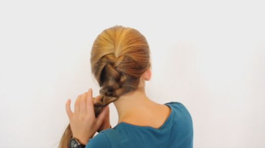 How to French Braid Your Own Hair : 10 Steps (with Pictures ...
