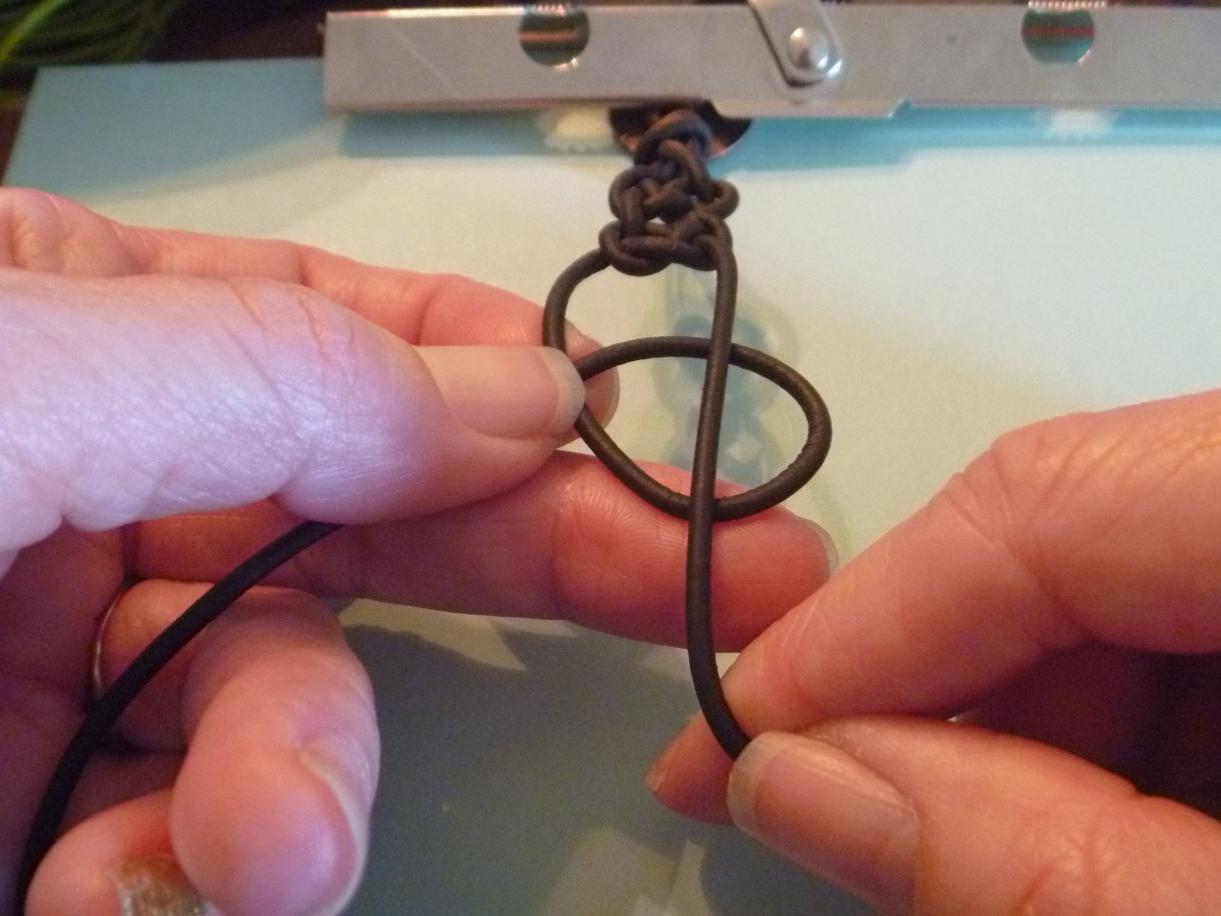 Celtic Knot Macrame Bracelet : 9 Steps (with Pictures) - Instructables