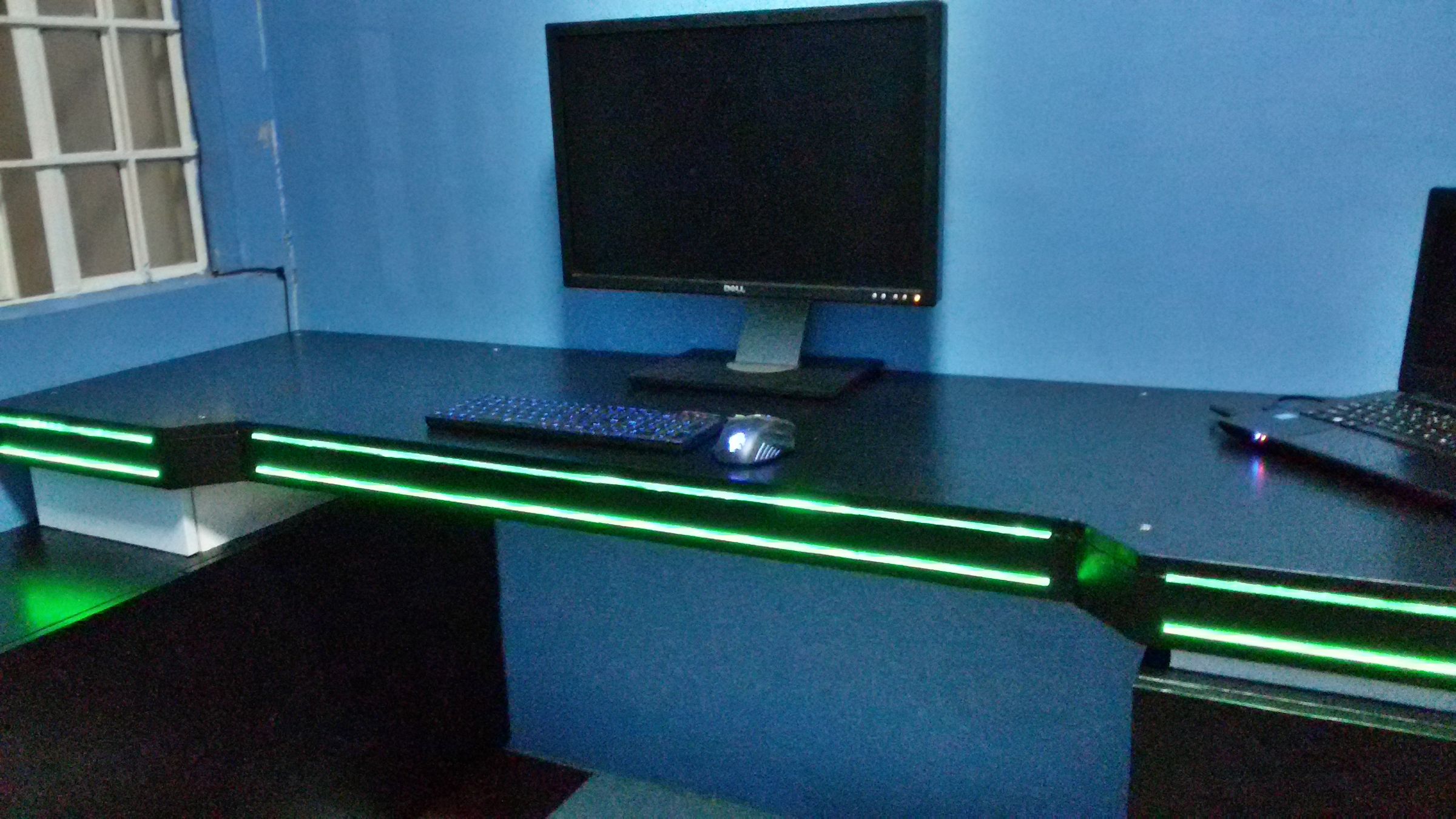 Extreme Office/Gaming Desk! : 8 Steps (with Pictures) - Instructables