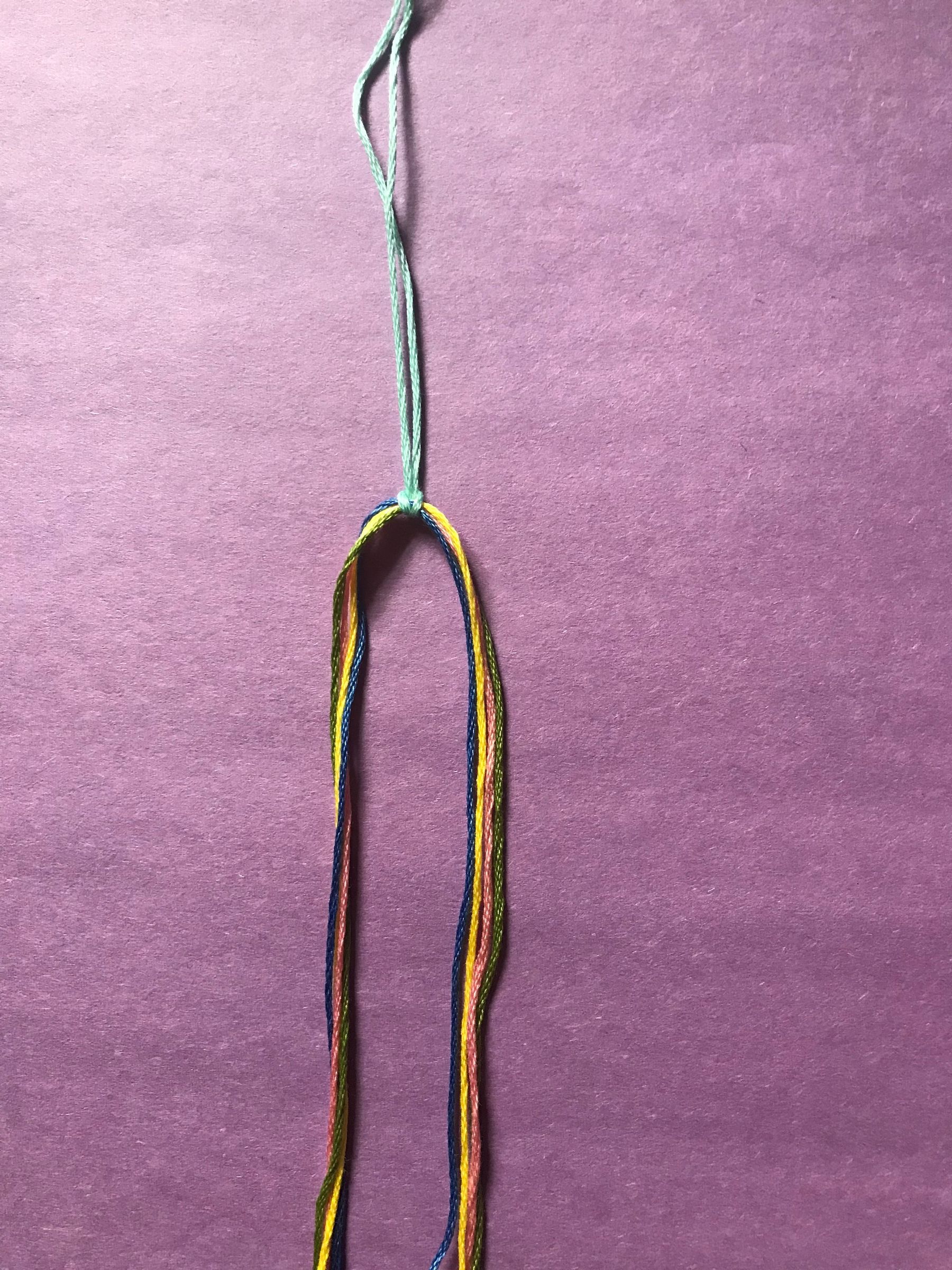 Friendship Bracelet With Teardrop Loop and Triangle Ending : 7 Steps - Instructables