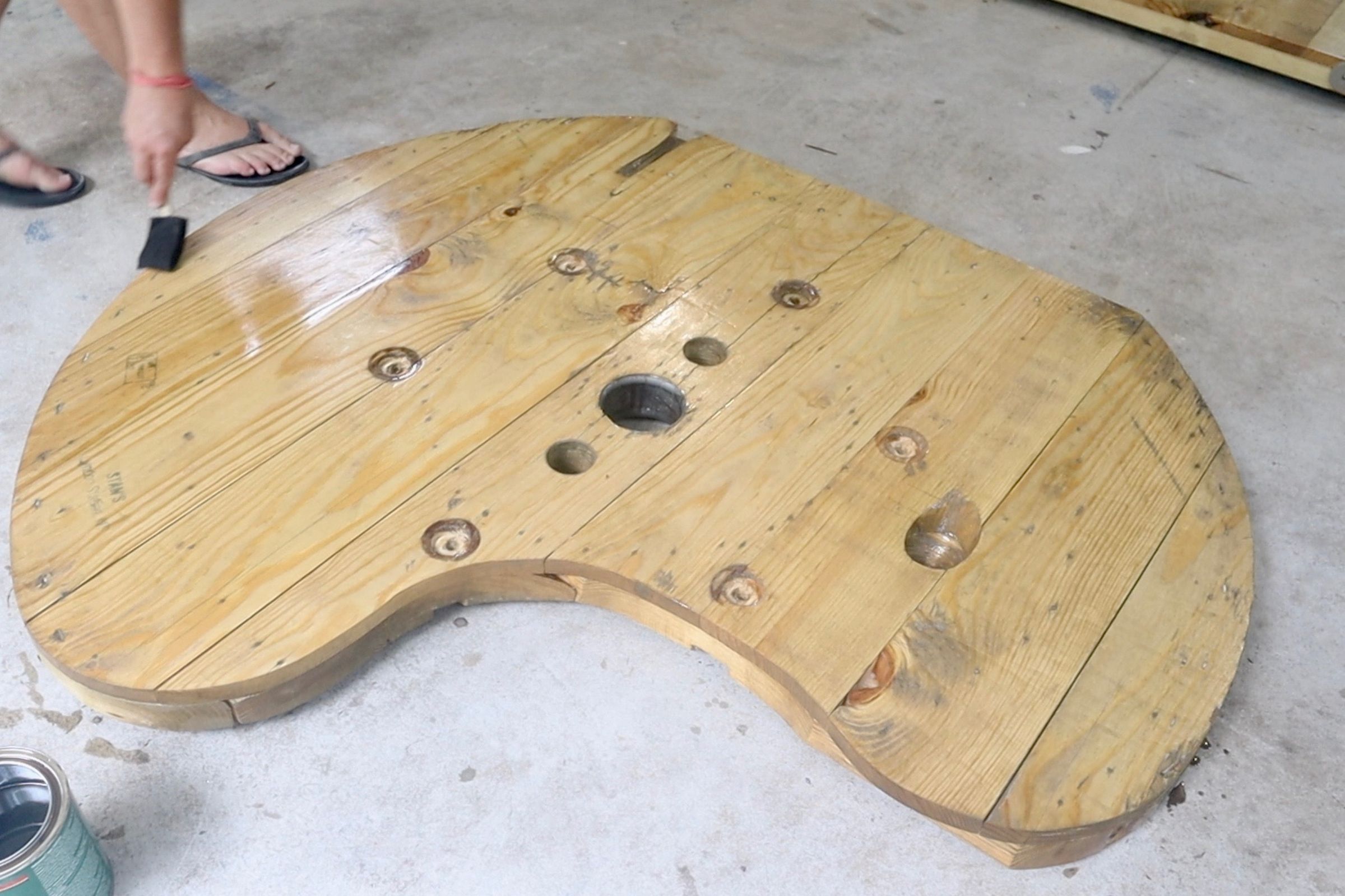 Cable Spool Pallet Bench - DIY Outdoor Seating! : 10 Steps (with ...