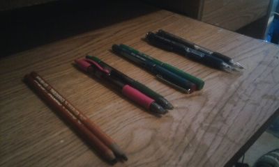How to Spin Your Pen : 5 Steps - Instructables