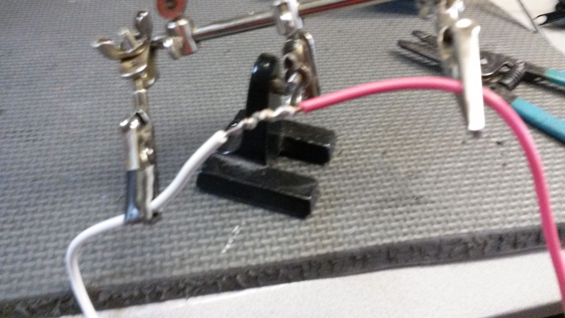 How to Make a Proper Western Union Solder Joint : 4 Steps (with ...