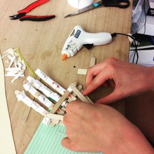 DIY Prosthetic Hand : 7 Steps (with Pictures) - Instructables