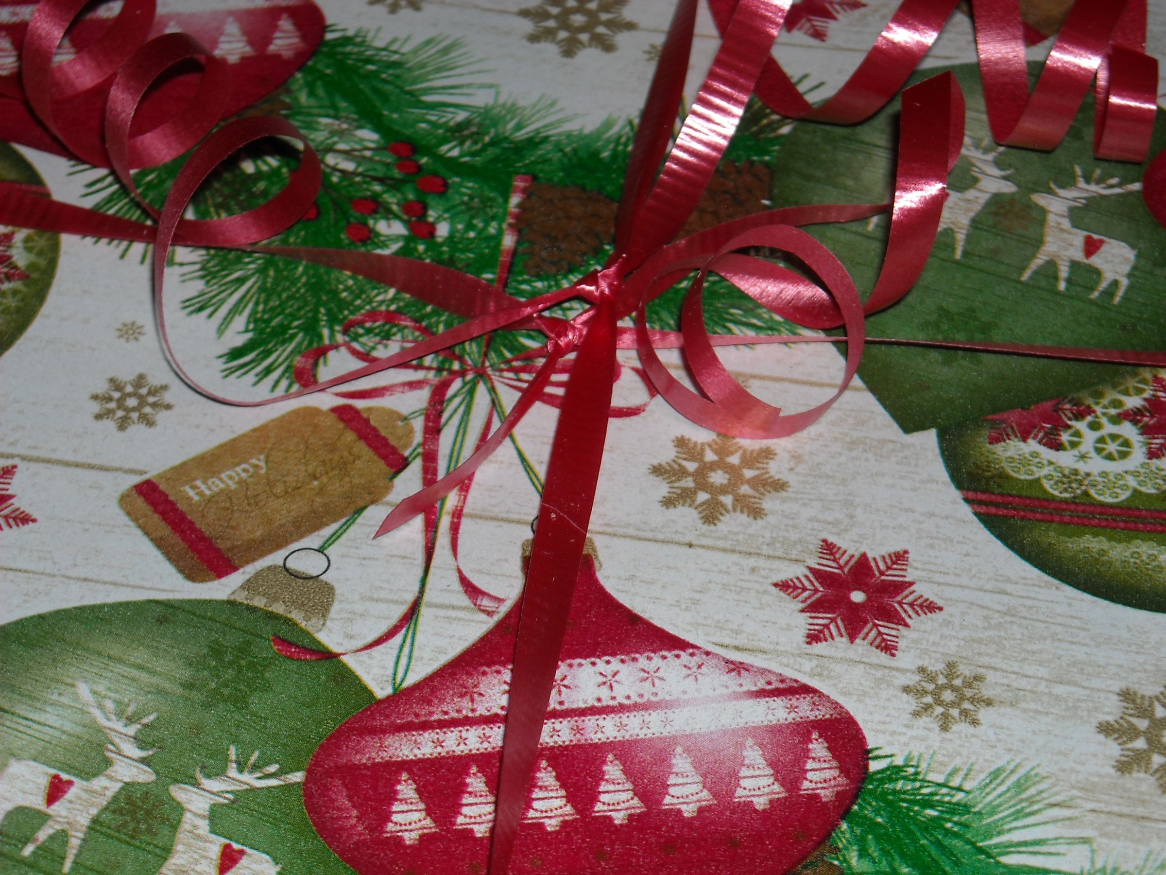 How to Wrap a Rectangular Gift : 8 Steps - Instructables