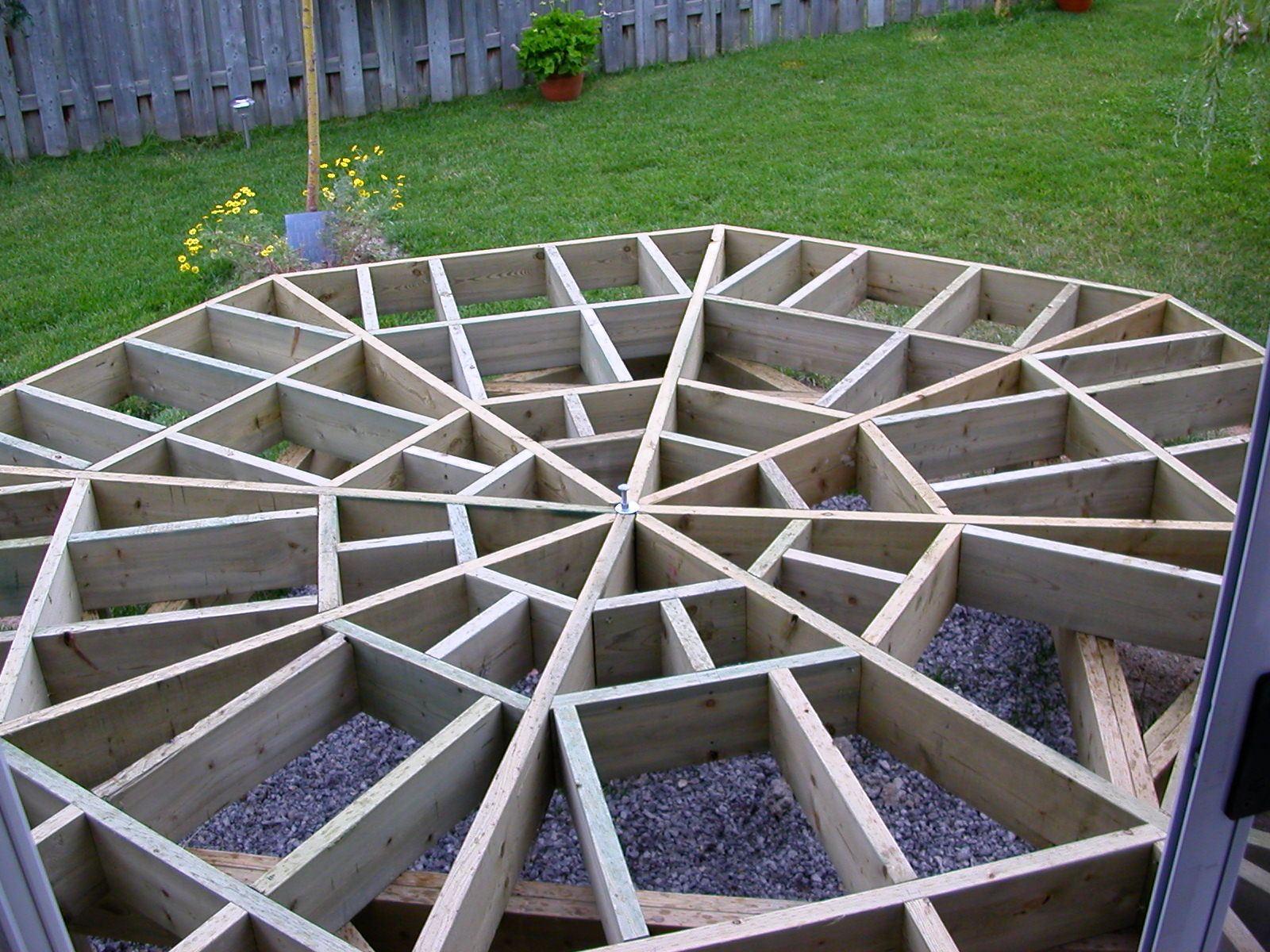 How to Build an Octagonal Deck : 24 Steps (with Pictures) - Instructables