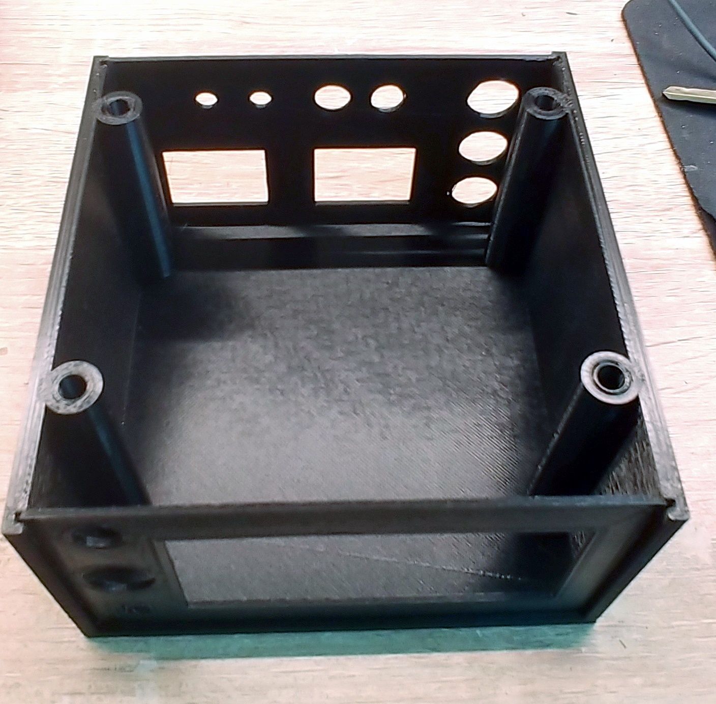 Remote Controlled Computer Desk : 8 Steps (with Pictures) - Instructables