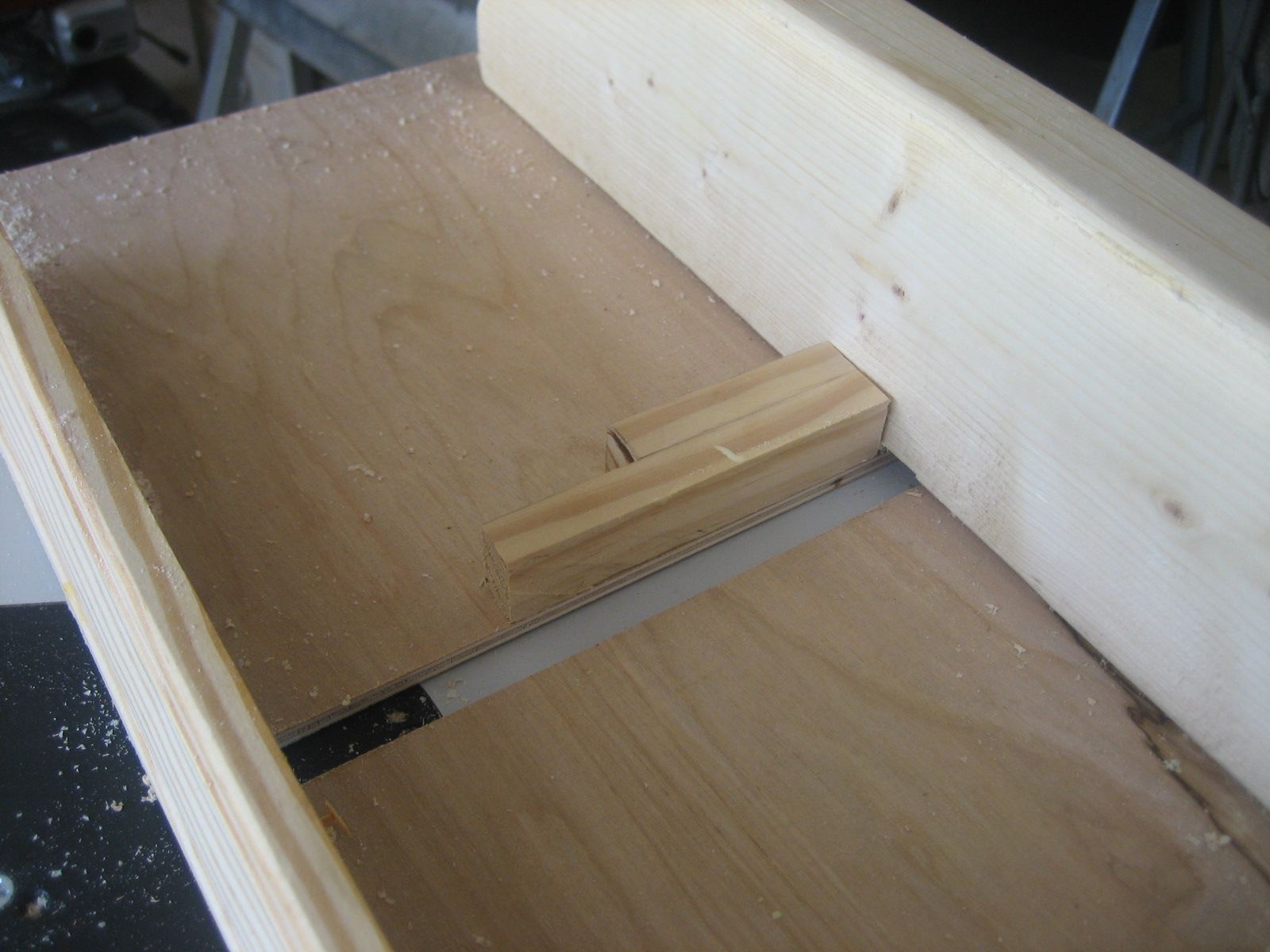 BOX JOINT JIG FOR ROUTER TABLE : 10 Steps - Instructables