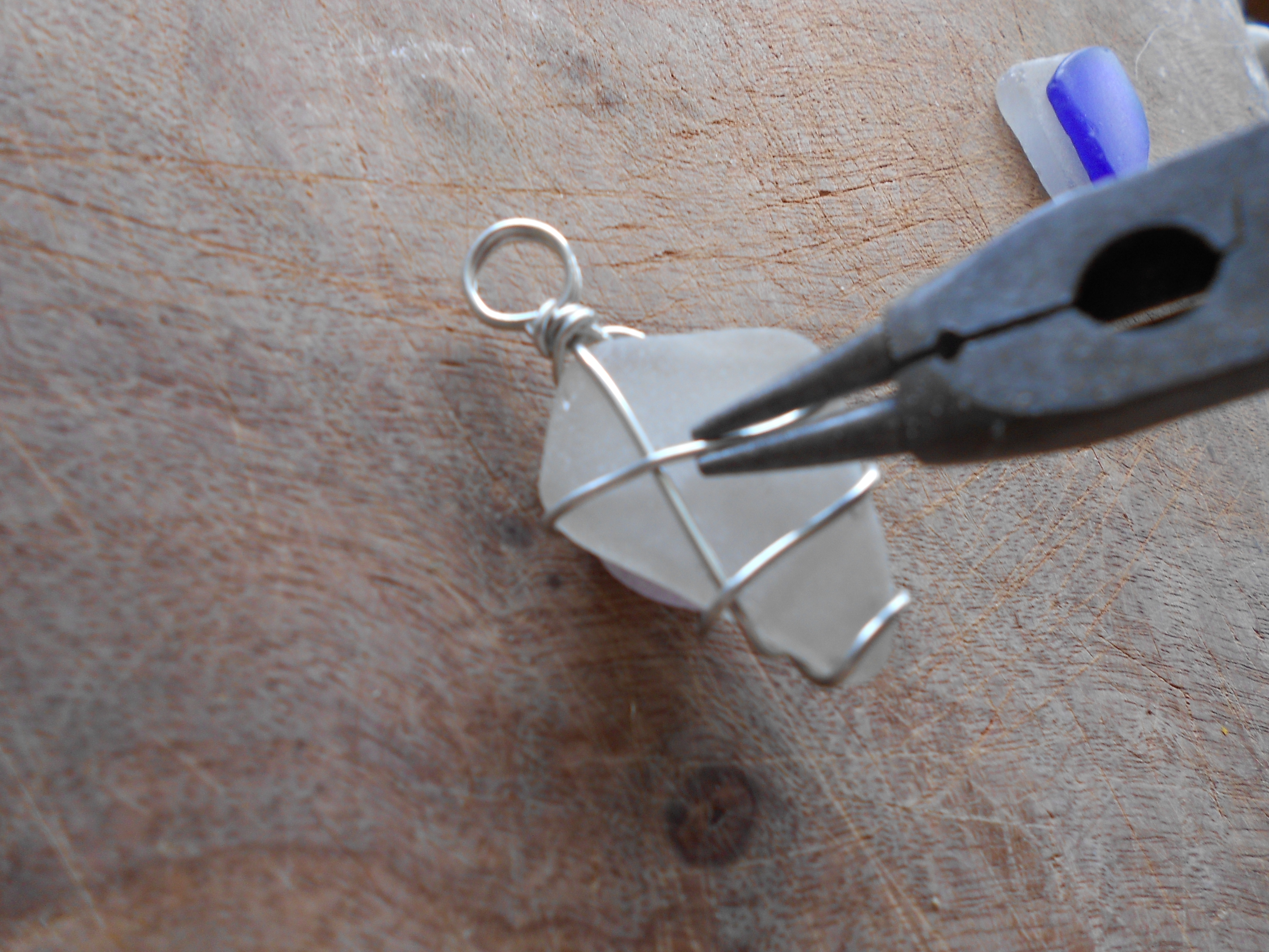 Wire Wrapped Pendants, the Easy Way : 10 Steps (with Pictures ...