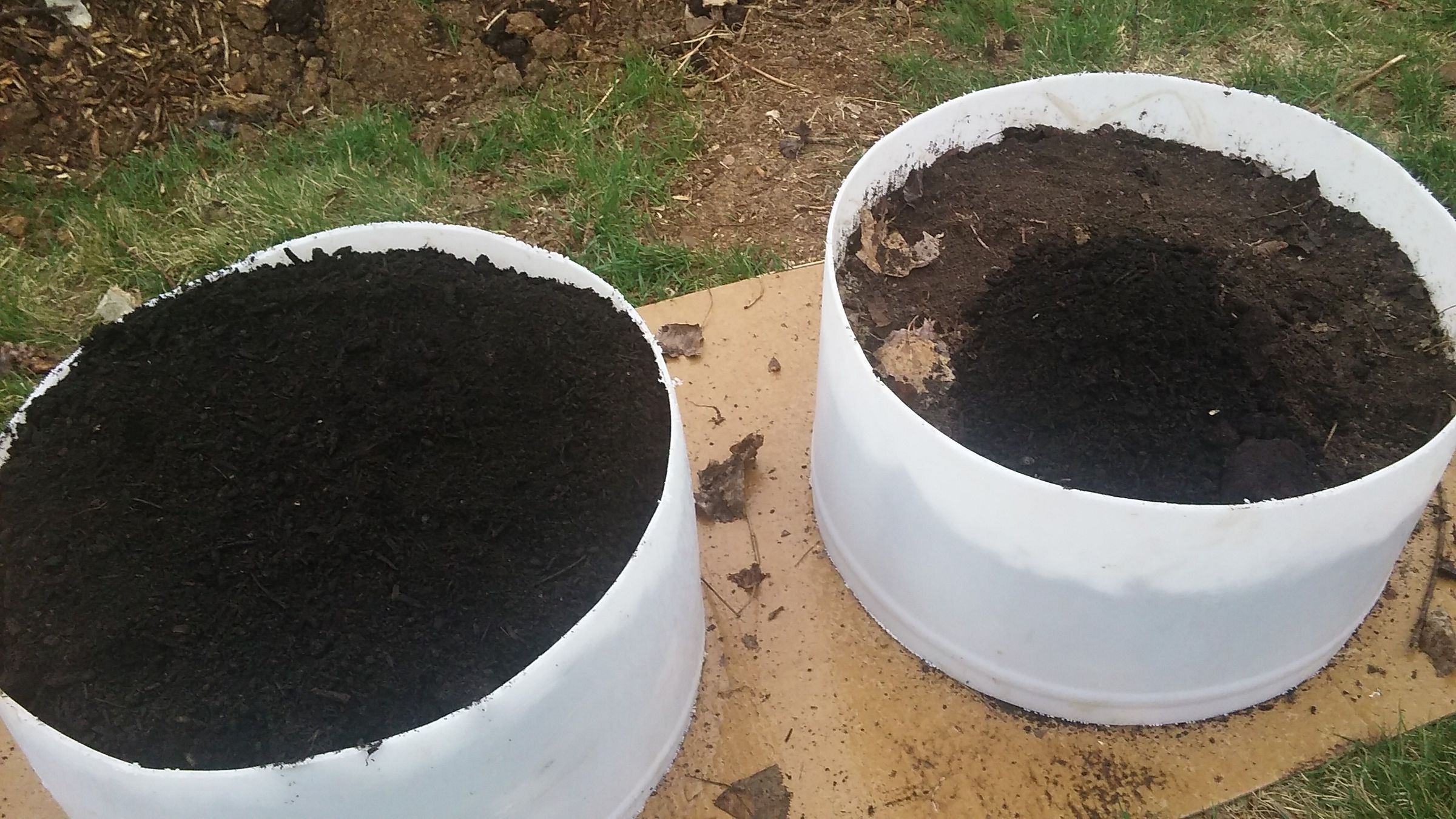 HugelKultur Garden in Containers (new Photos) : 6 Steps - Instructables