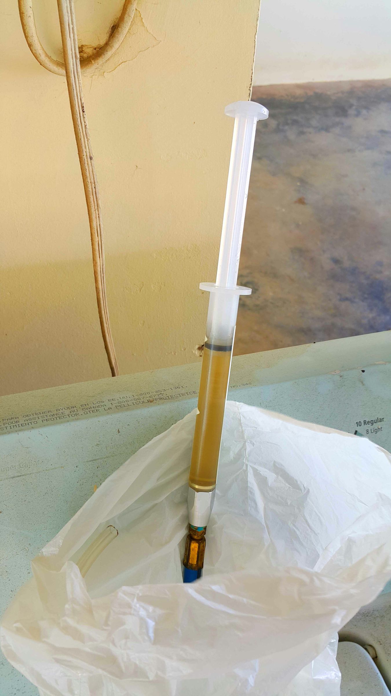 Injecting Pag Oil Into a Car's Air Conditioning System. : 4 Steps ...