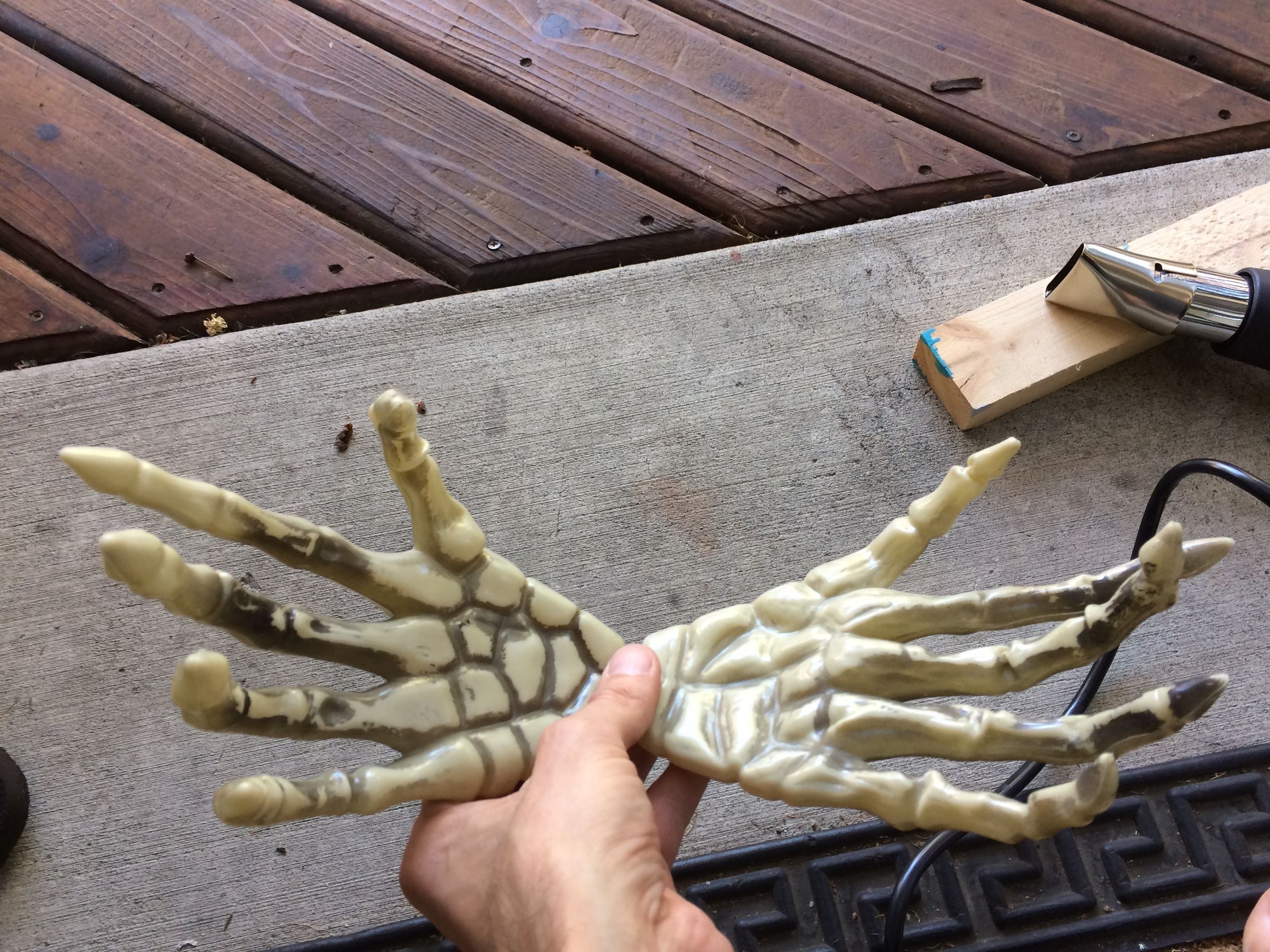 Quick and Spooky: Improving Dollar Store Skeleton Hands With a Heat Gun ...