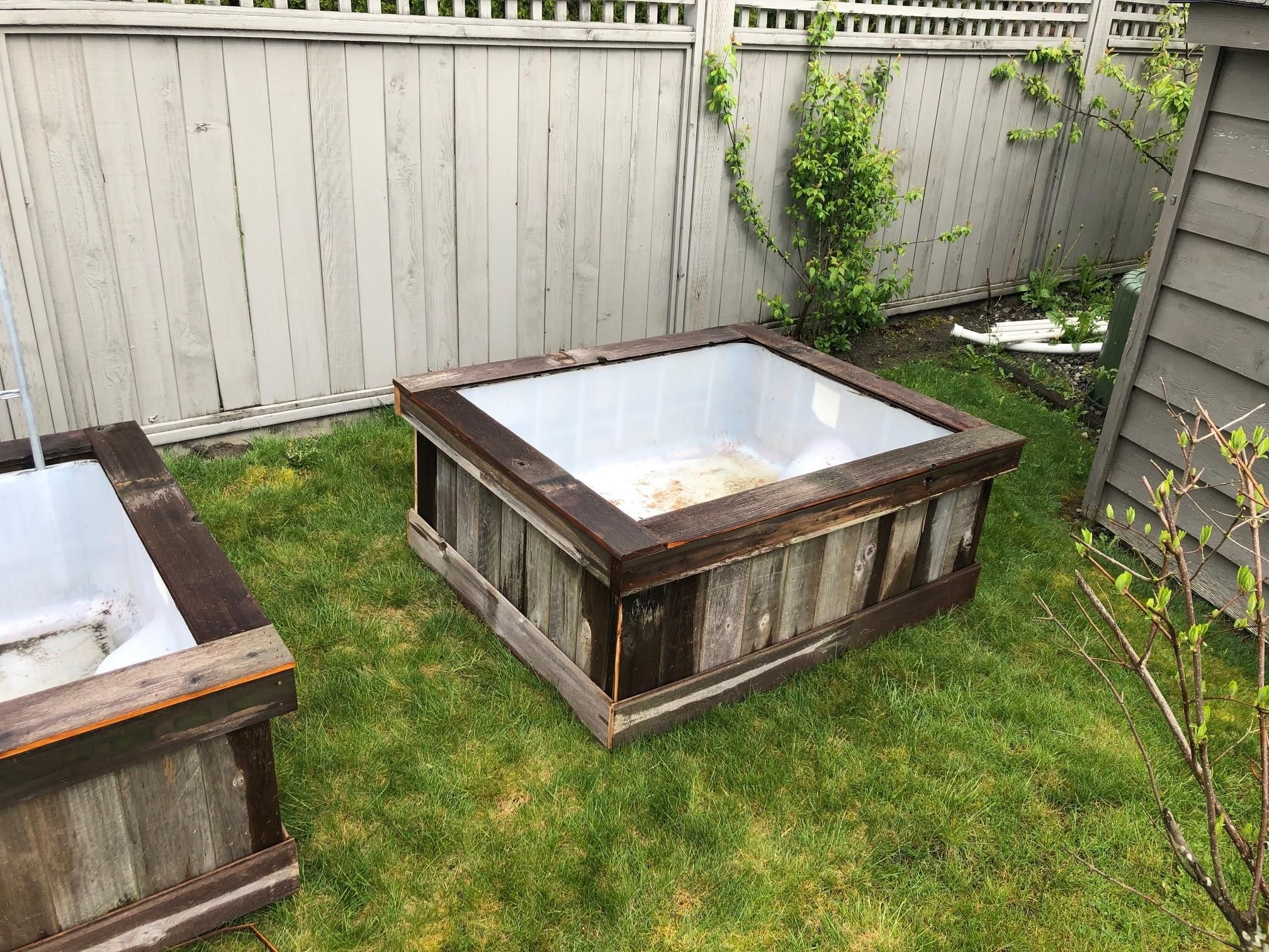 Garden Planters - From an IBC Tote and Old Fence : 13 Steps (with ...