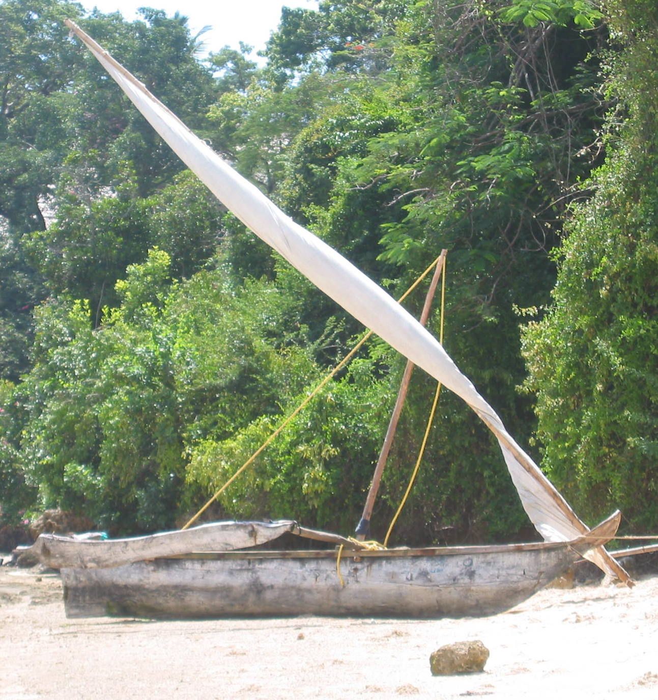 Kenya Outrigger Sailing Canoe : 28 Steps (with Pictures) - Instructables