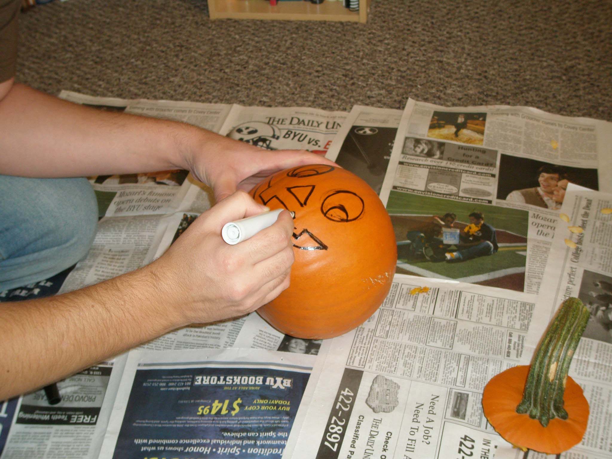How to Carve a Jack-o-lantern : 7 Steps (with Pictures) - Instructables