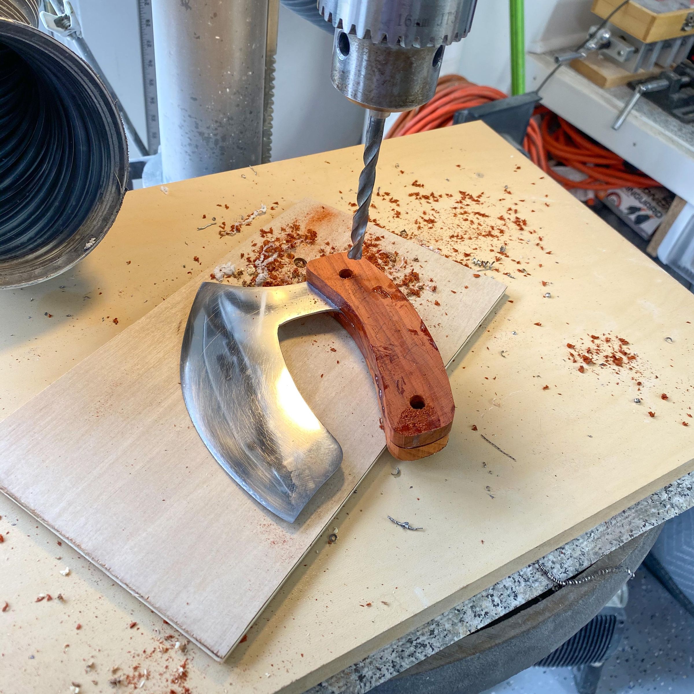 How to Make a Ulu Knife From a Old Saw Blade Plus a Bonus Cutting Board ...
