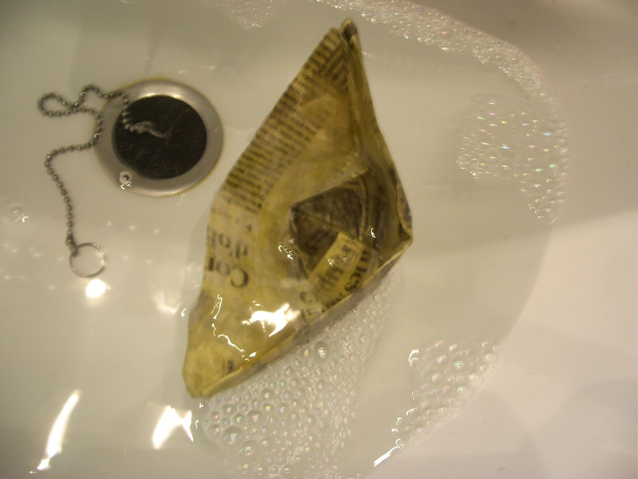 How to Do an Waterproof Paper Boat. : 9 Steps - Instructables