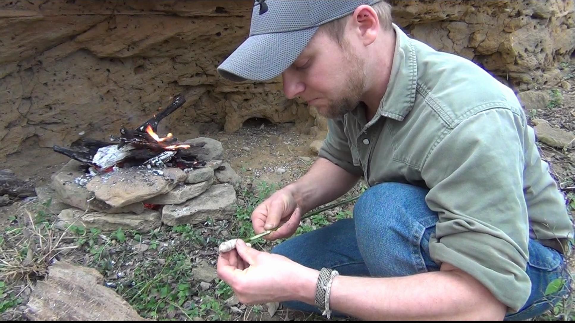 How to Cook and EAT Giant Grubs : 6 Steps (with Pictures) - Instructables