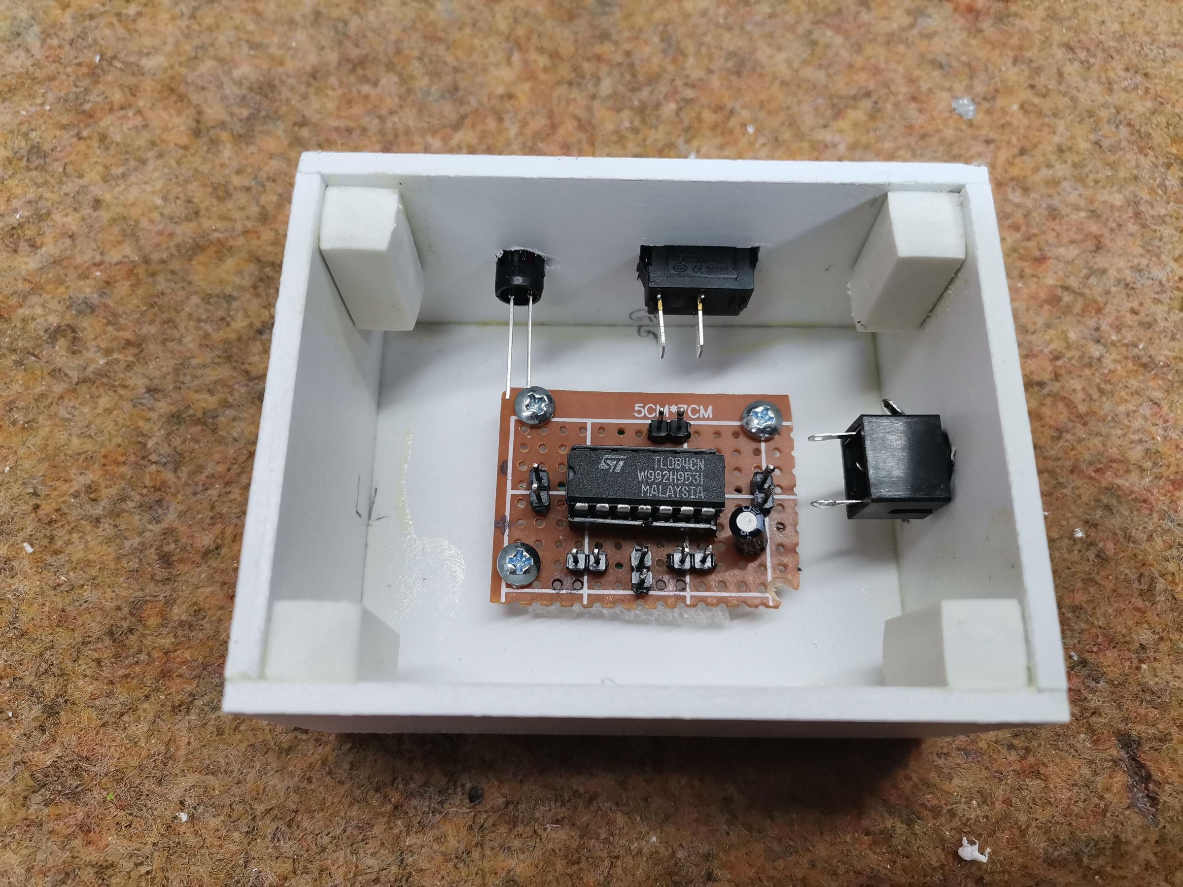 DIY Super Simple Sensitive Metal Detector : 3 Steps (with Pictures ...