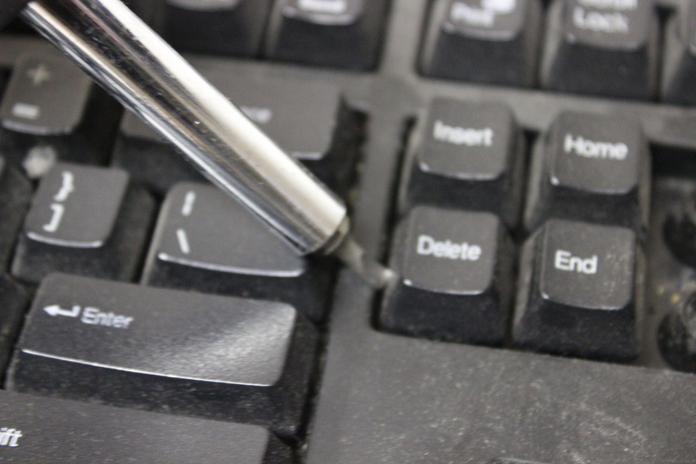 Turn Any Computer Keyboard Into a Midi Keytar : 11 Steps (with Pictures ...