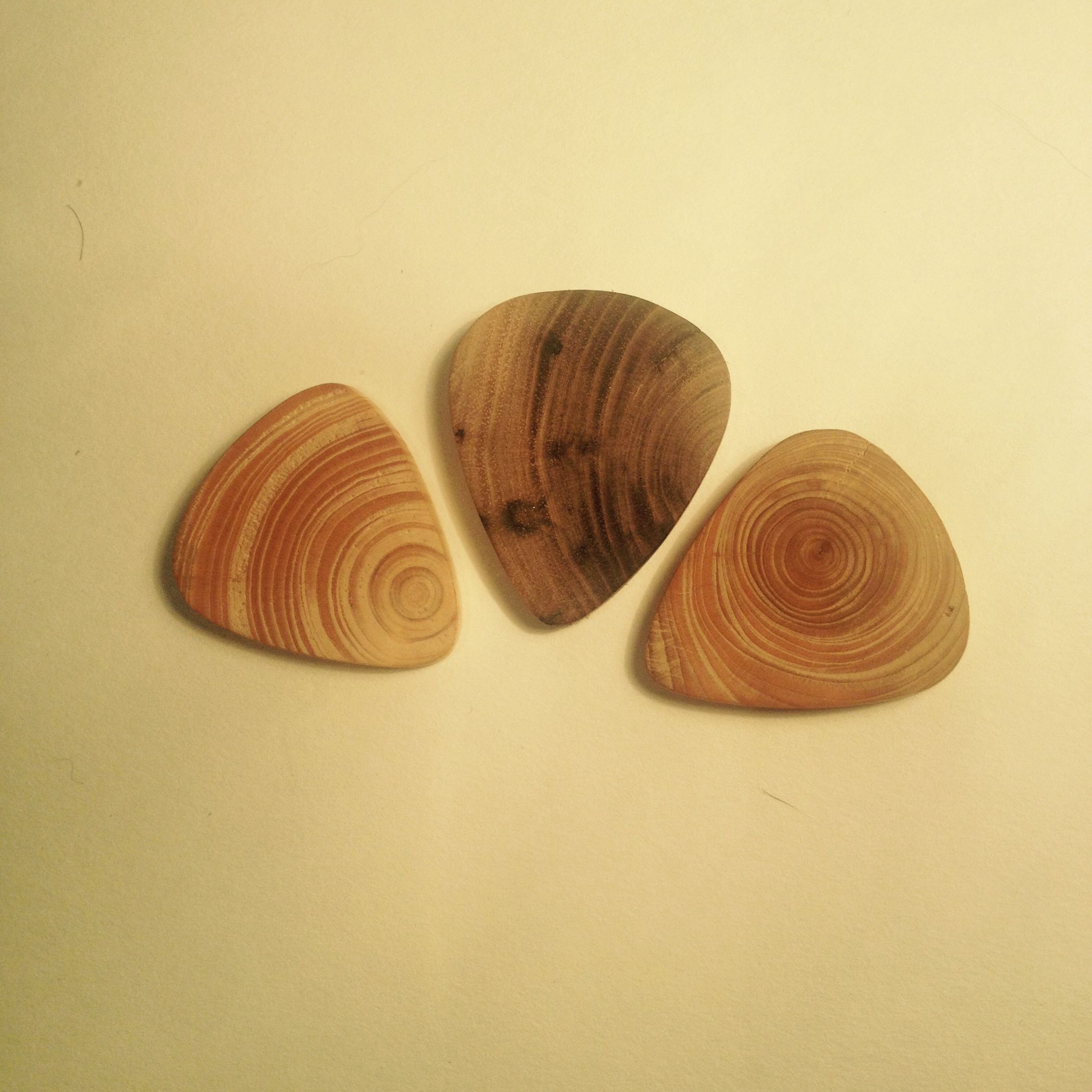 Wooden Guitar Picks : 4 Steps - Instructables