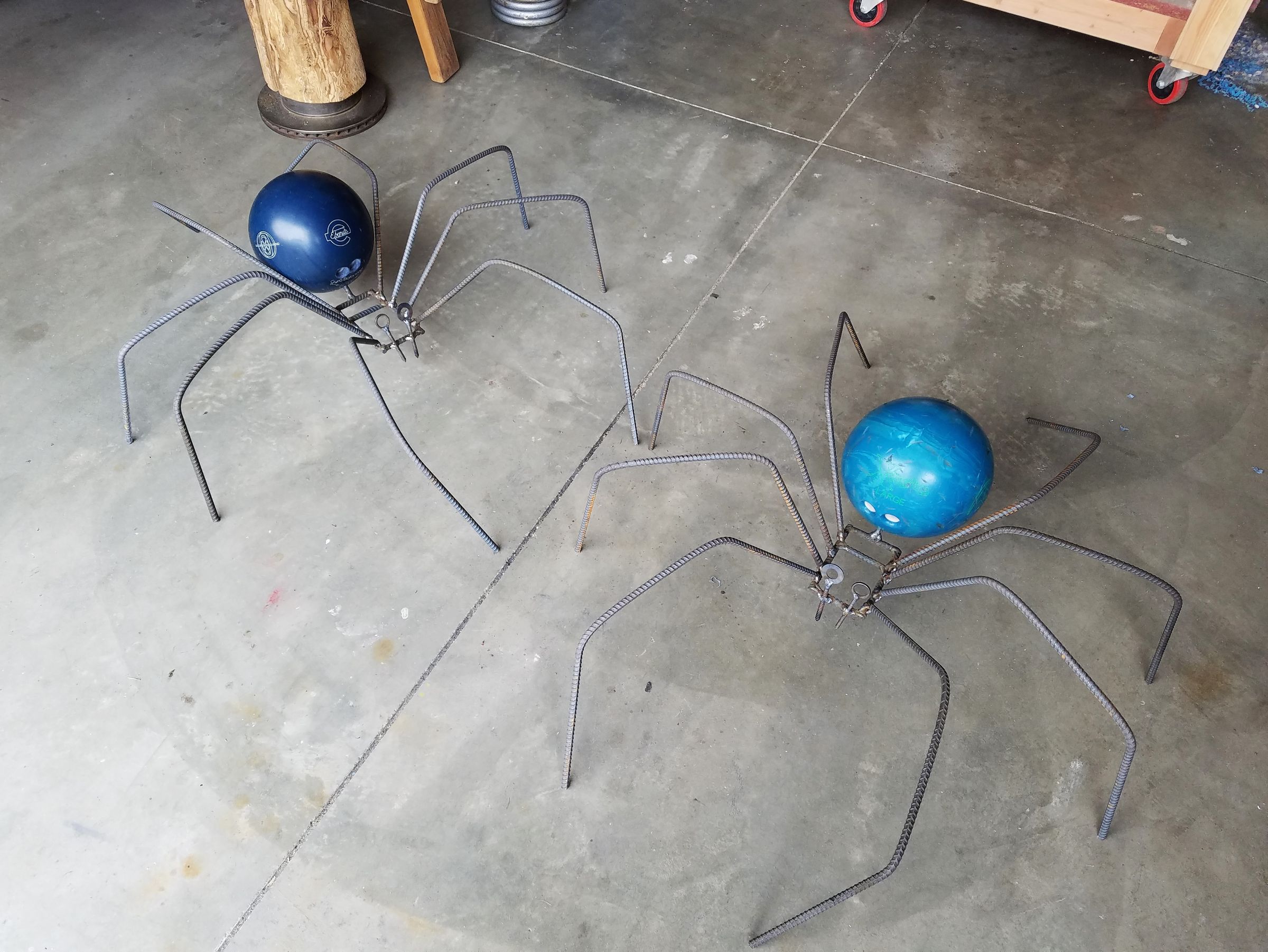 How to Make Giant Halloween Spiders : 23 Steps (with Pictures ...