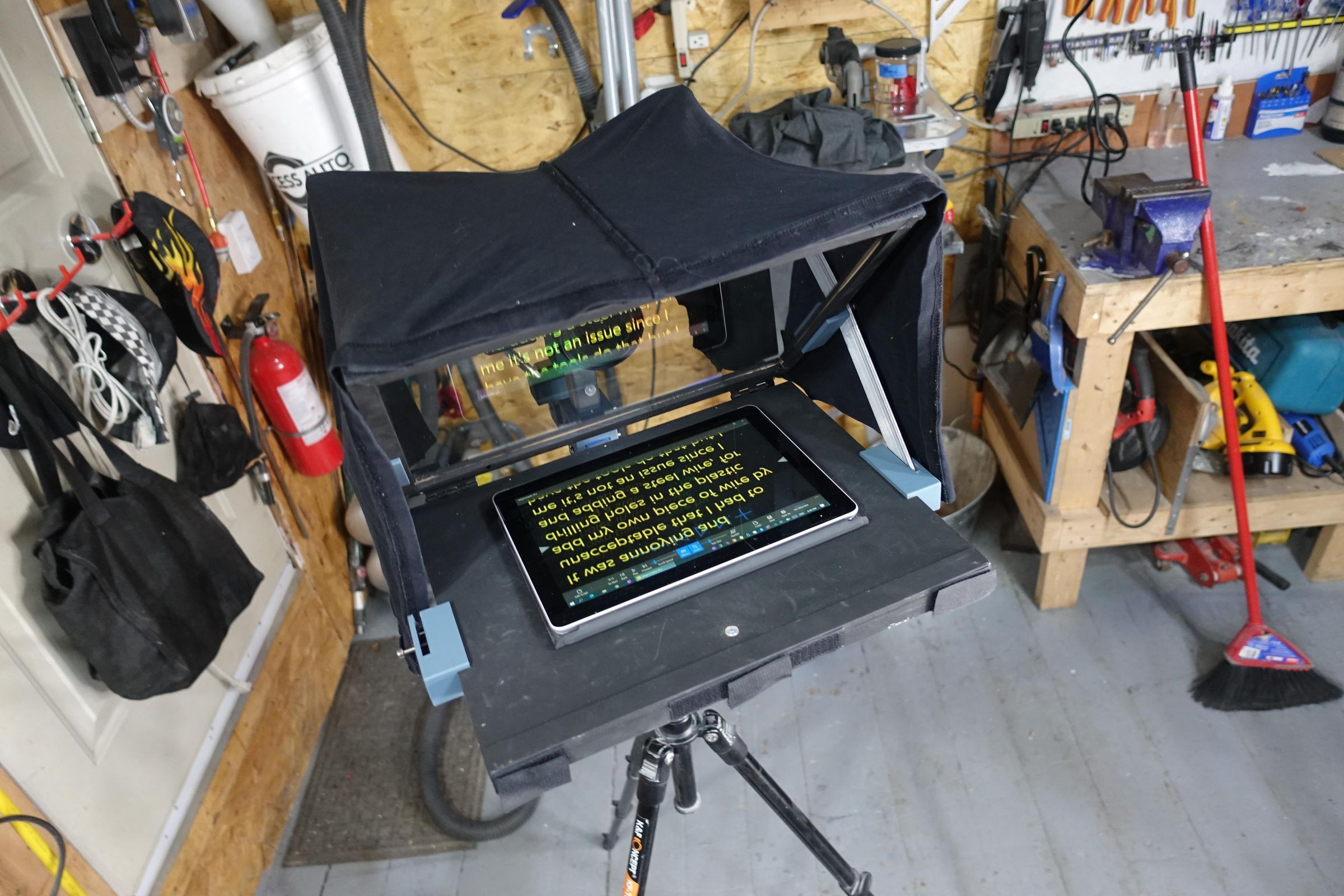 How to Make a Teleprompter : 5 Steps (with Pictures) - Instructables
