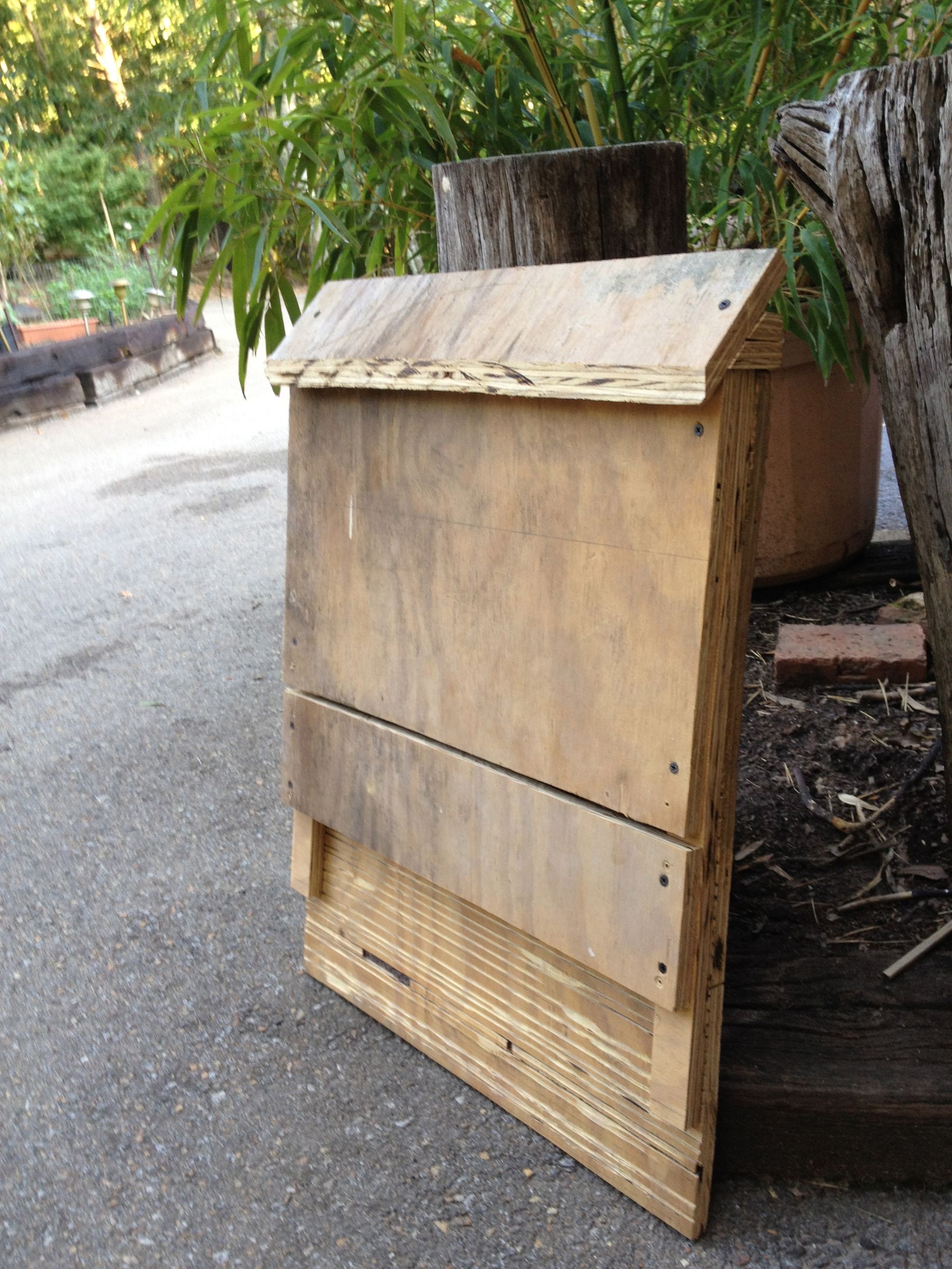 The Bat House: a Green, Energy Efficient Insect Repellant : 7 Steps ...