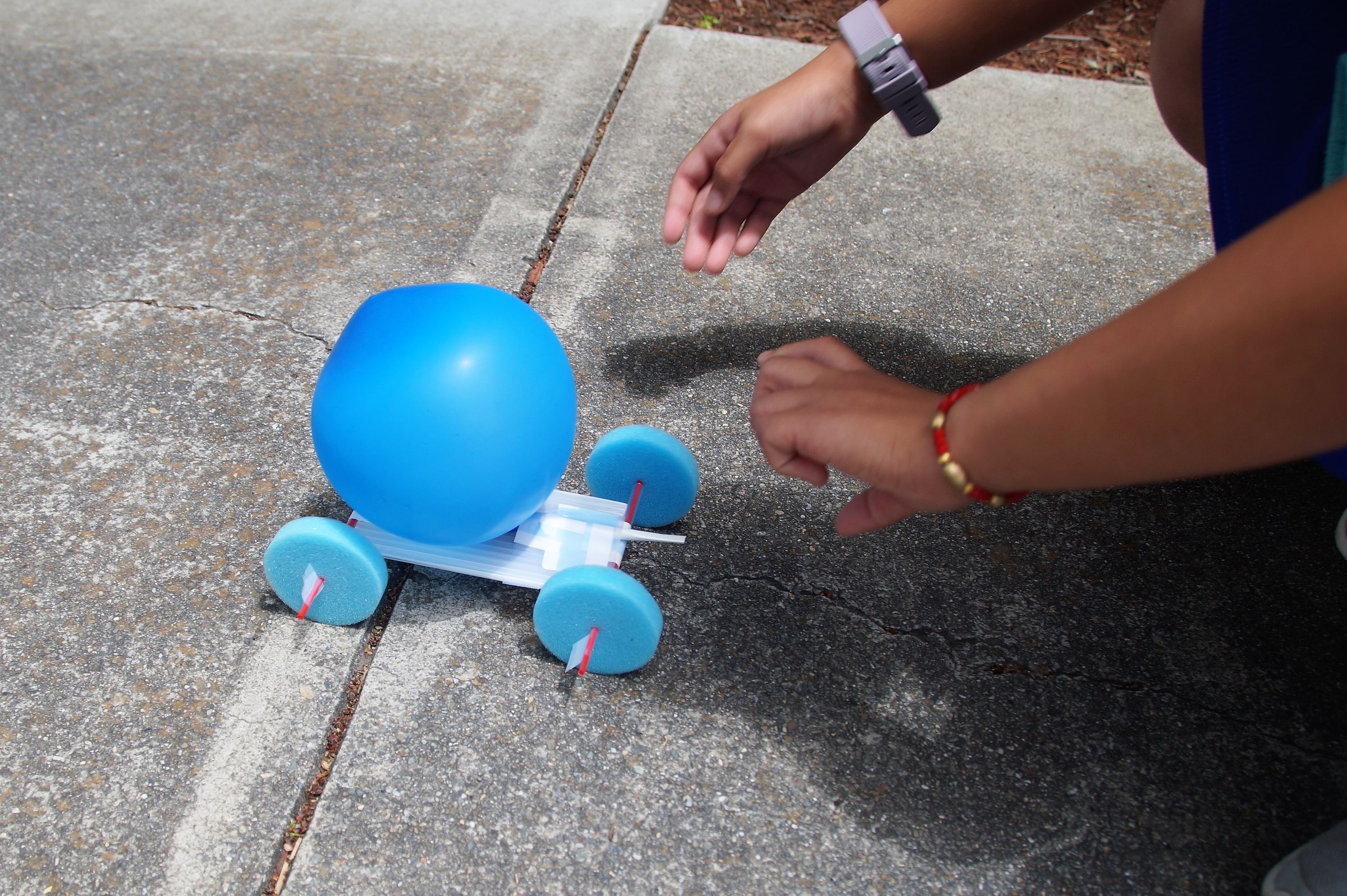 Balloon Rocket Cars : 9 Steps (with Pictures) - Instructables