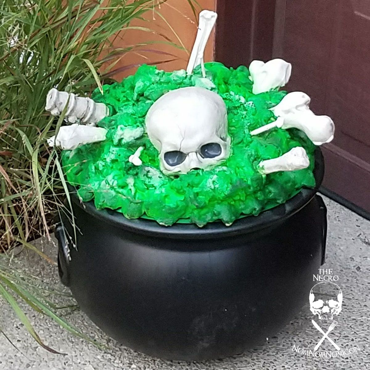 Halloween DIY: Glow in the Dark Smoking Cauldron : 10 Steps (with ...