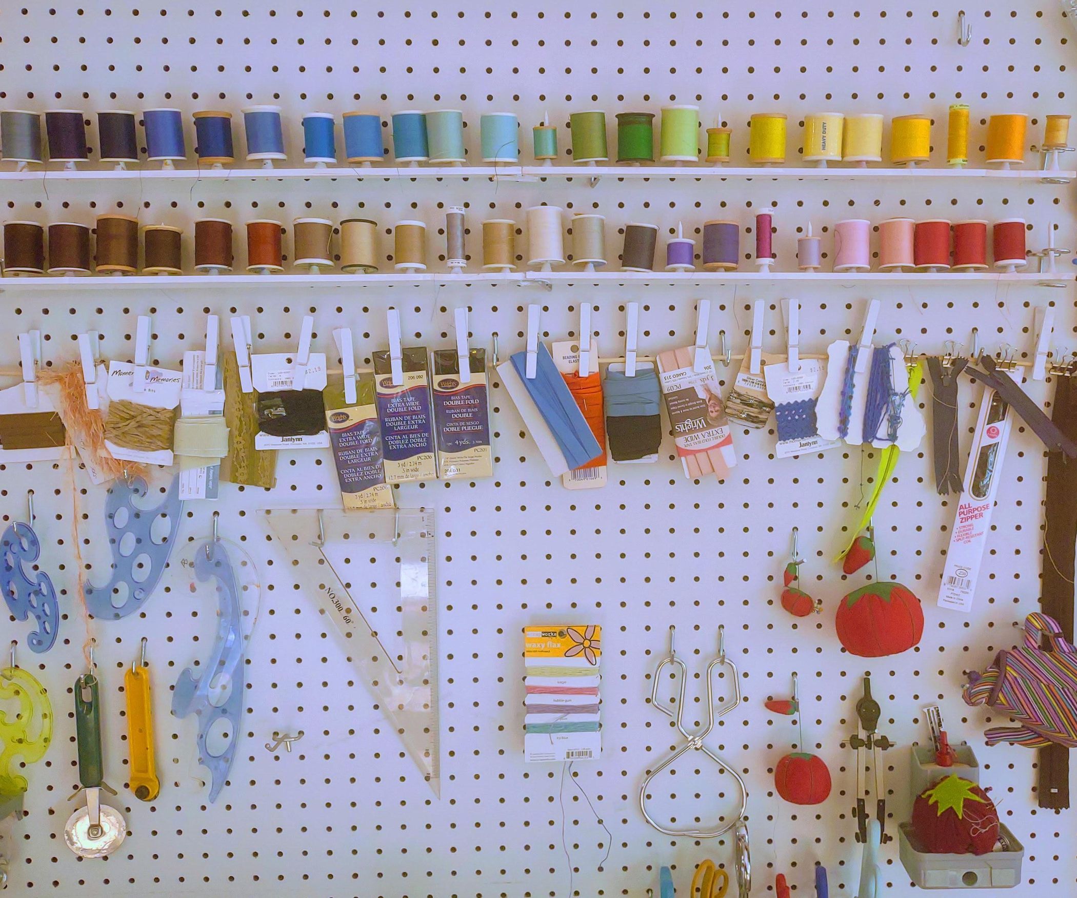 Quick & Dirty Thread Spool Rack : 5 Steps - Instructables