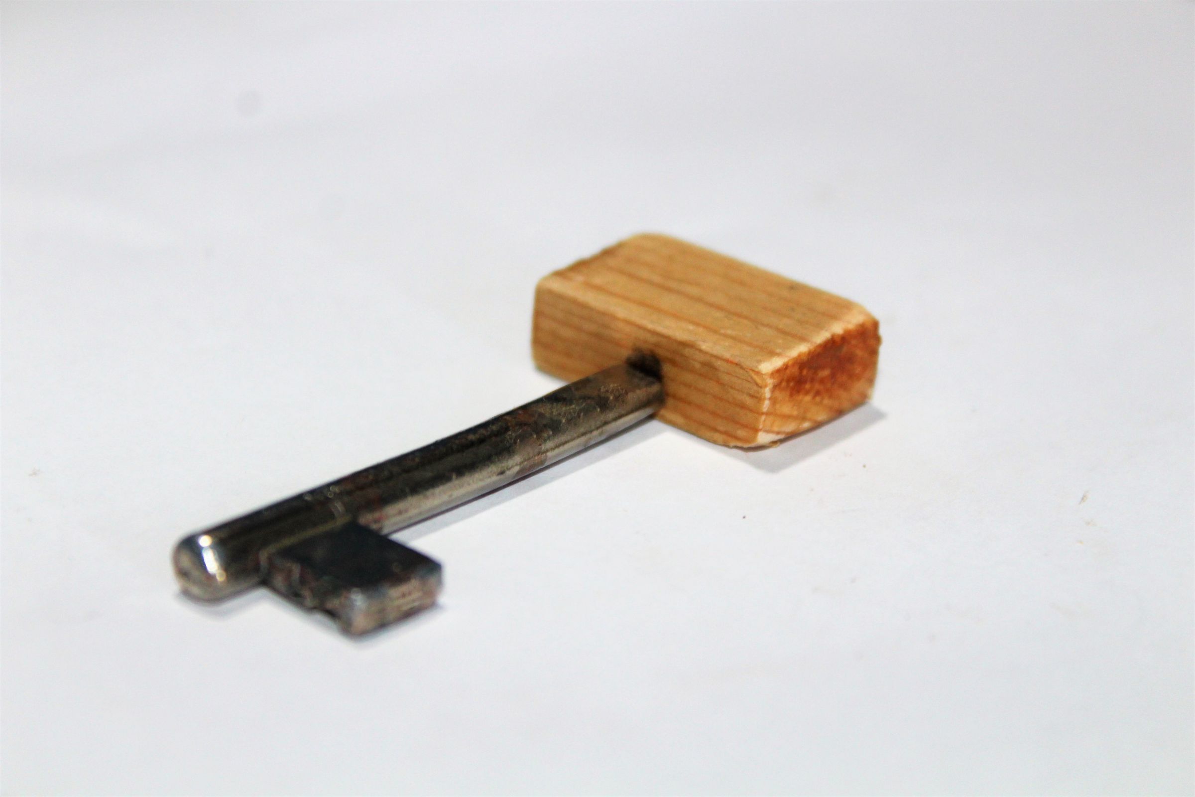 How to Fix a Broken Key Handle : 9 Steps (with Pictures) - Instructables