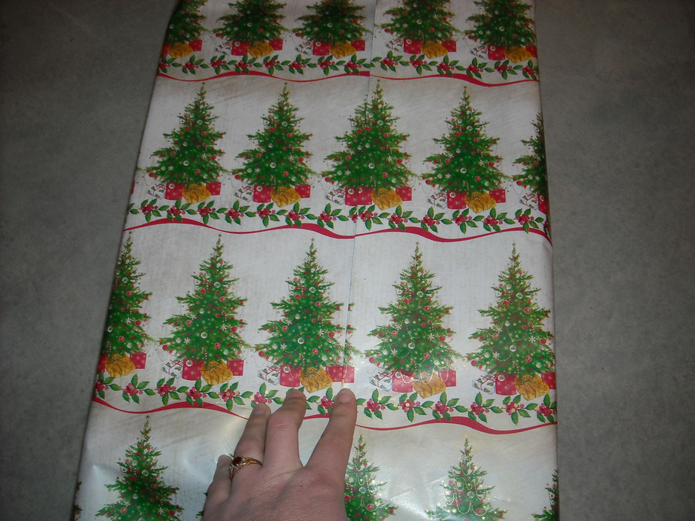 How to Wrap a Rectangular Gift : 8 Steps - Instructables