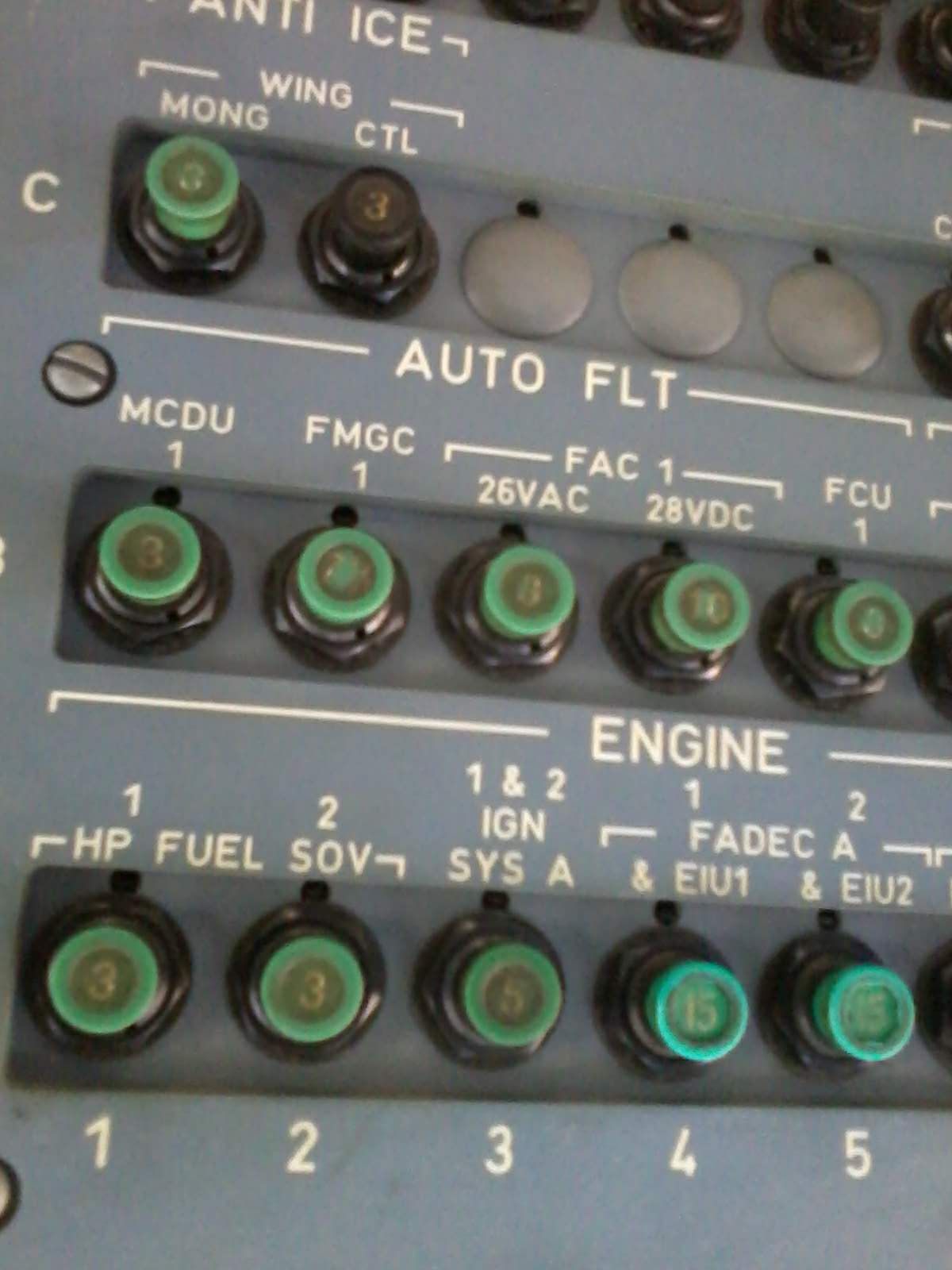 A320 NAV Database Update : 4 Steps (with Pictures) - Instructables