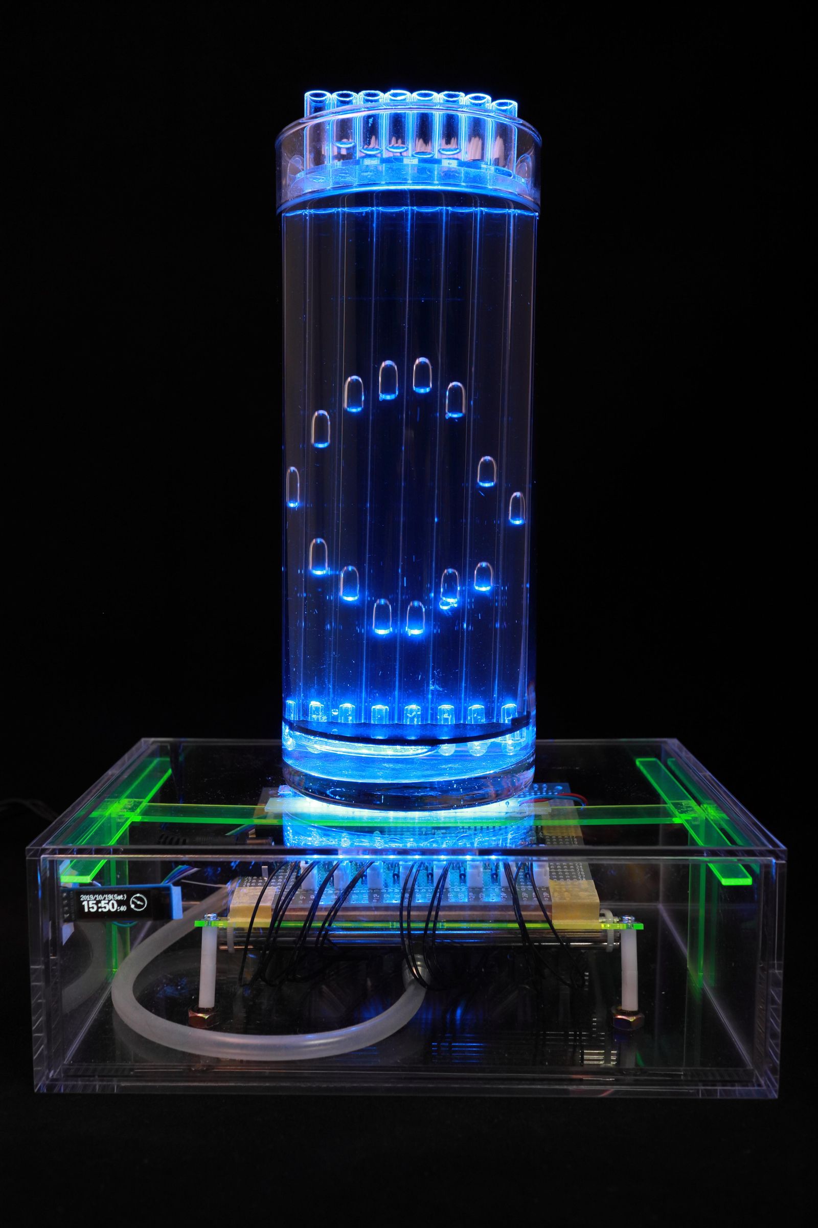 Glowing Air-Bubble Clock in Water : 7 Steps (with Pictures) - Instructables