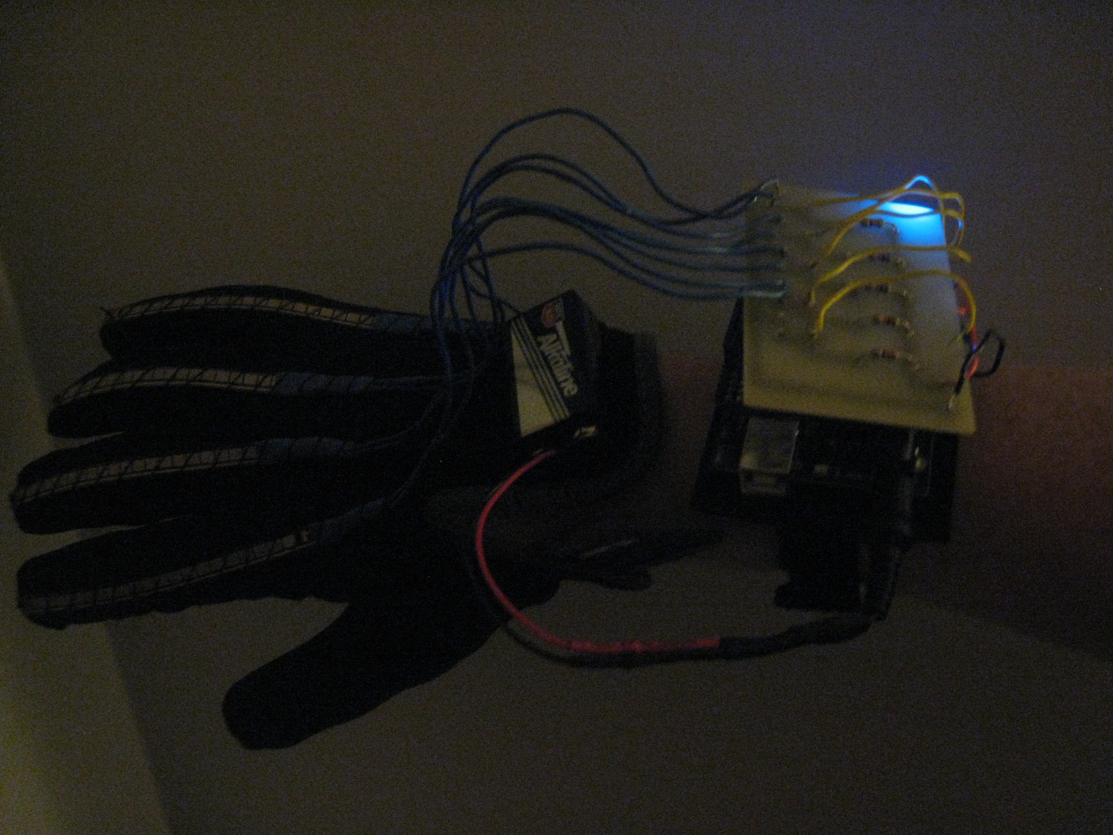 Arduino Wireless Animatronic Hand : 9 Steps - Instructables