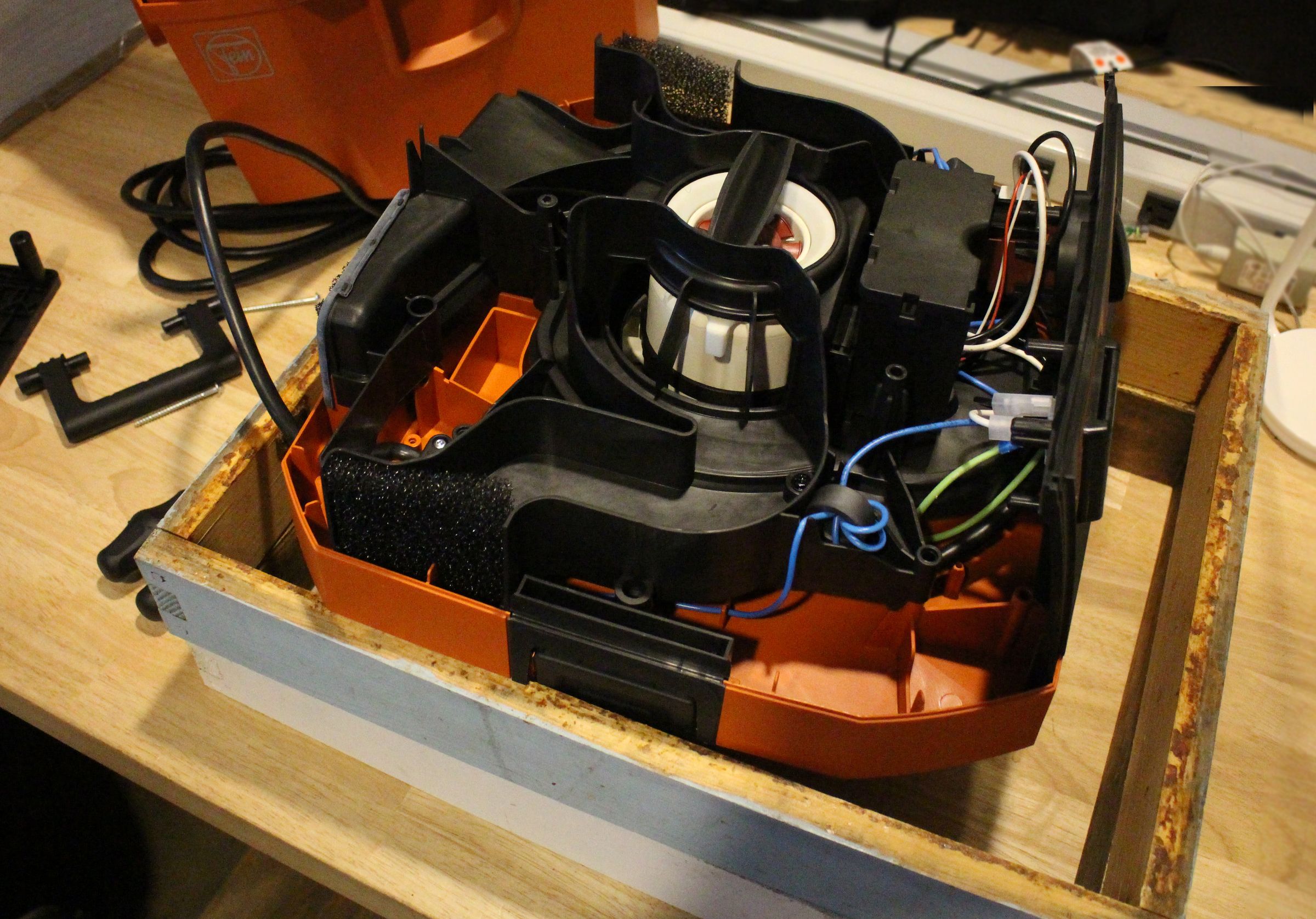 Make a Bee Vacuum That Really Sucks : 14 Steps (with Pictures ...