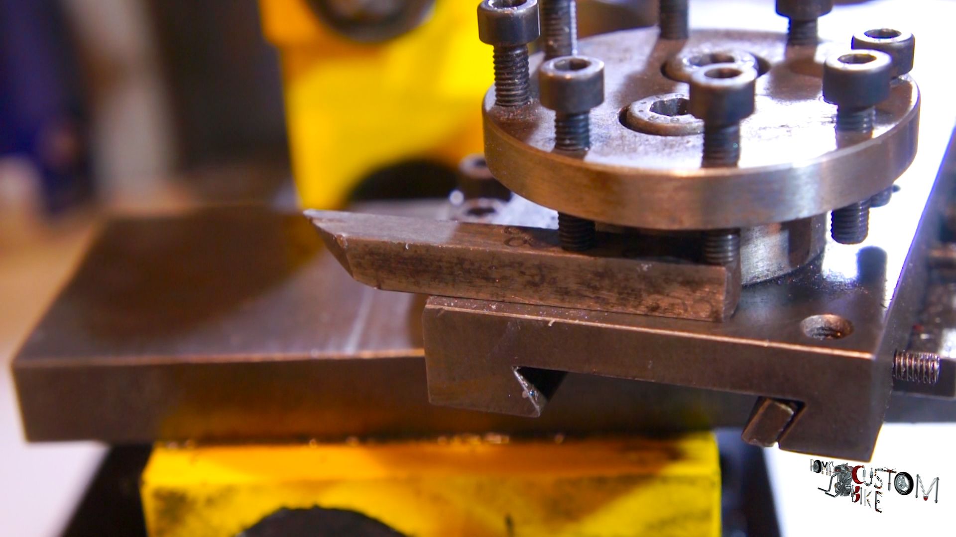 What Is a Mini Metal Lathe and How to Use It for Metalworking : 4 Steps ...