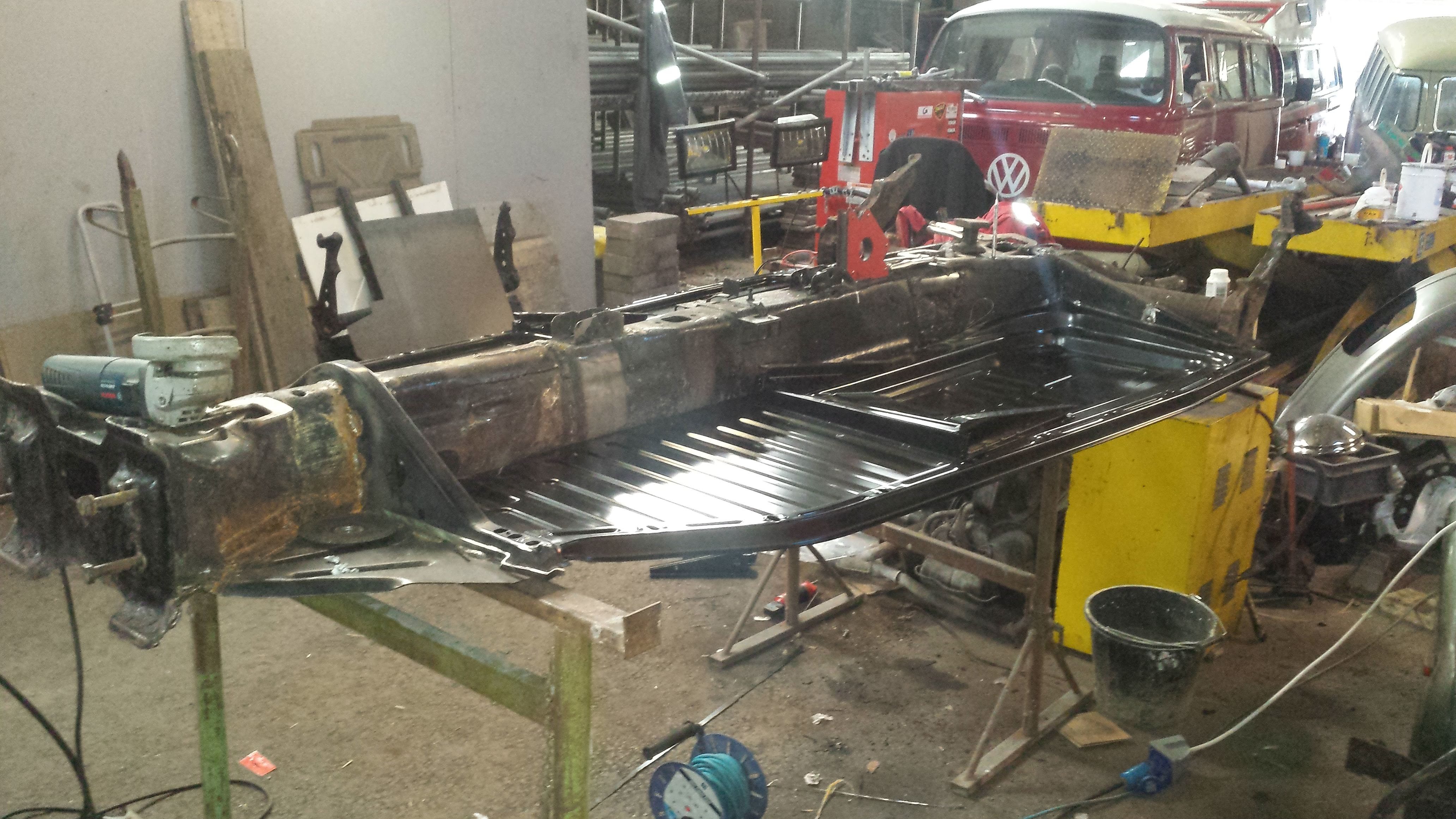 Chassis Restoration on a Volkswagen Beetle Volksrod : 12 Steps (with ...