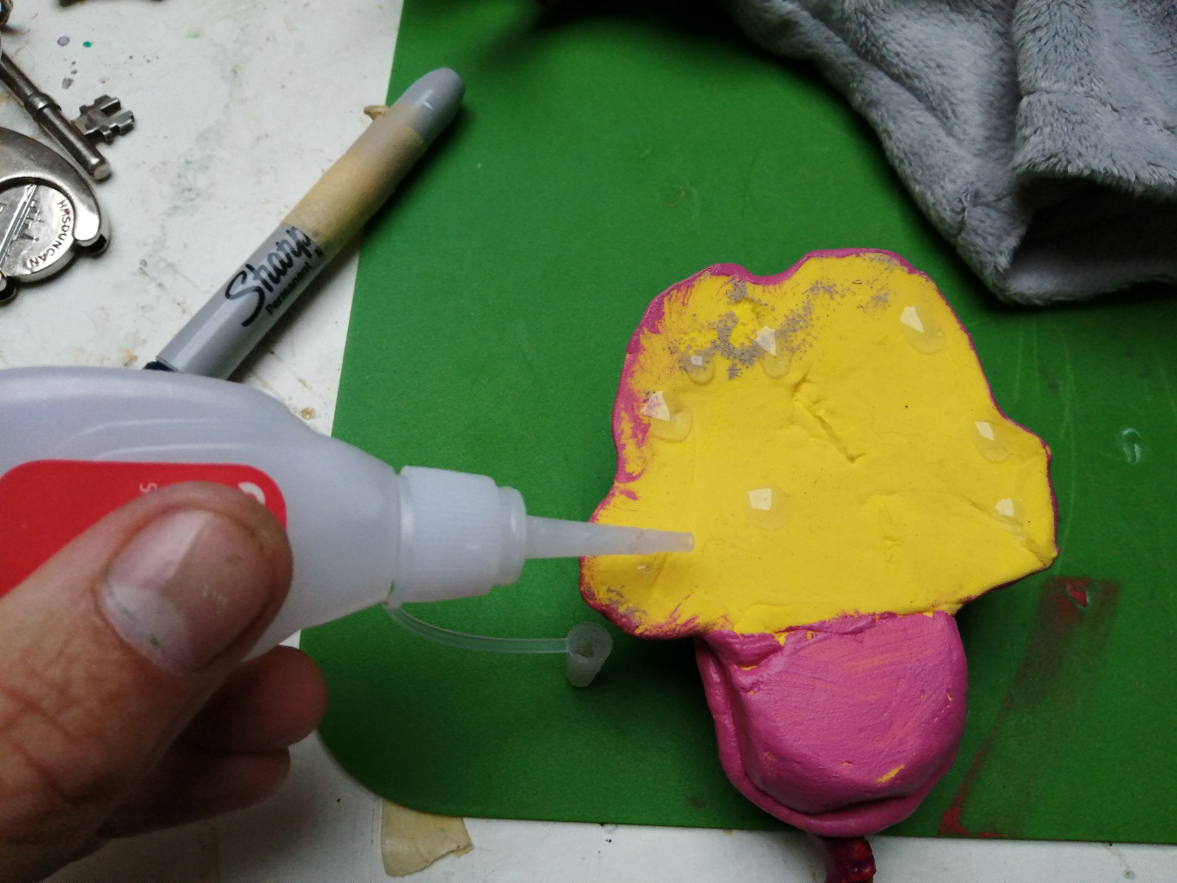 Gruesome Glove Puppets (cheap) : 6 Steps (with Pictures) - Instructables