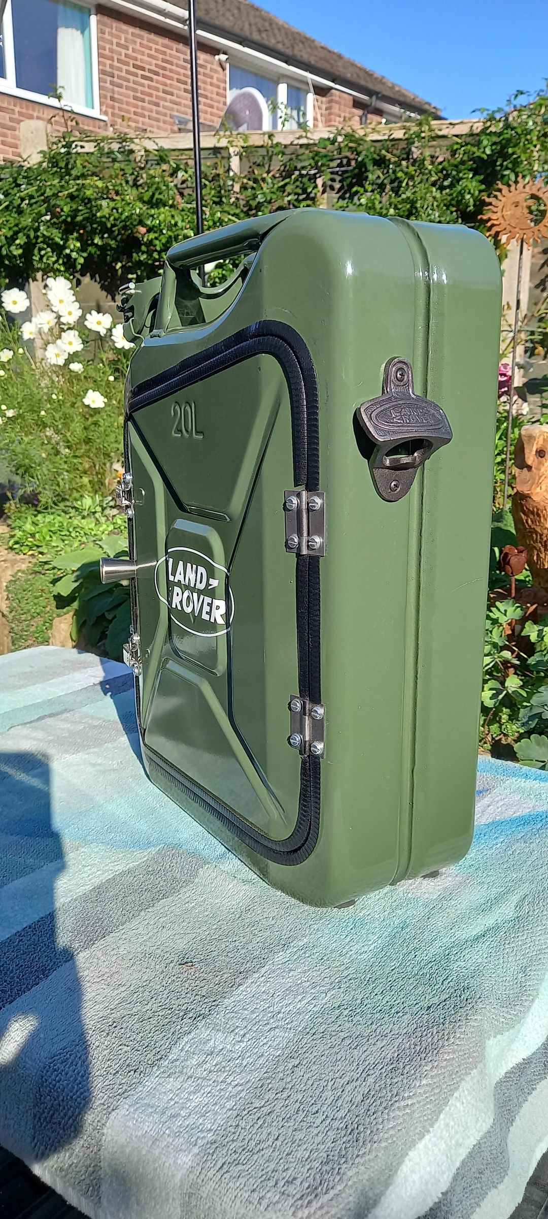 How to Make a Mini Bar From Jerry Can : 10 Steps (with Pictures ...