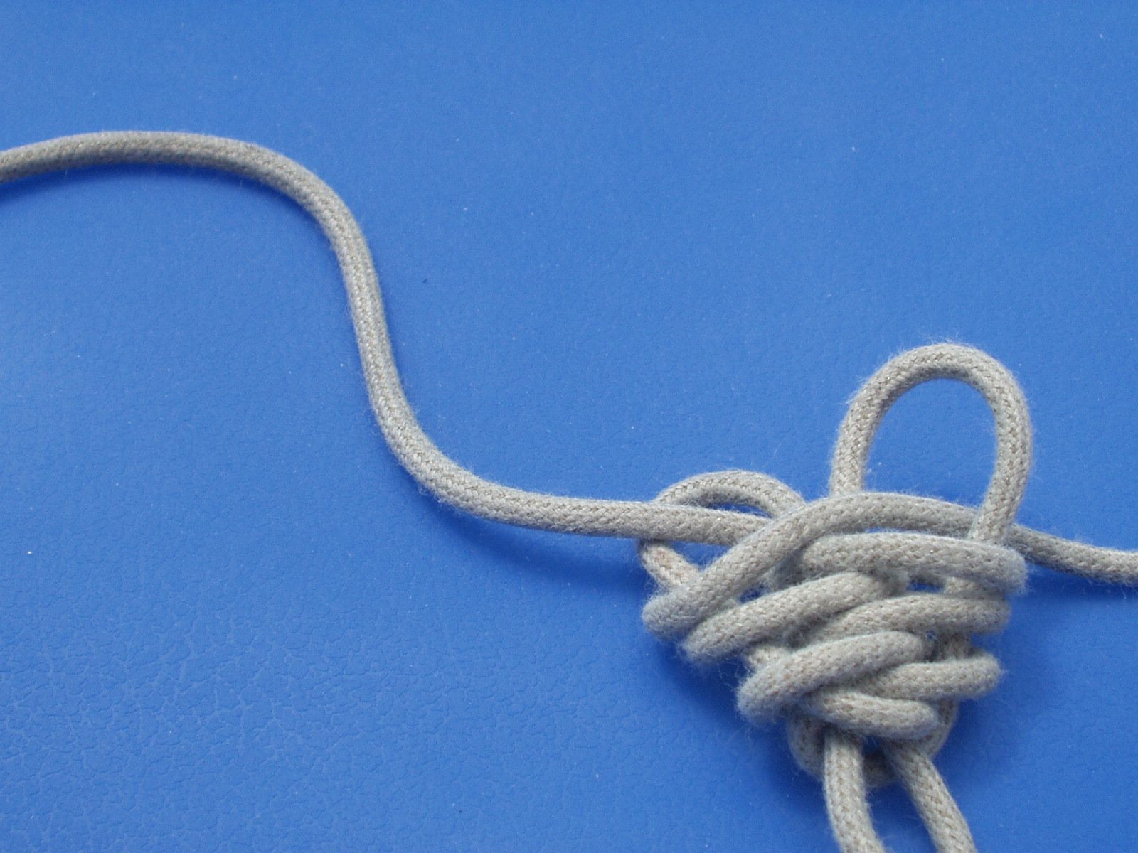 ABOK 782 - Two Strand Diamond Knot : 8 Steps - Instructables