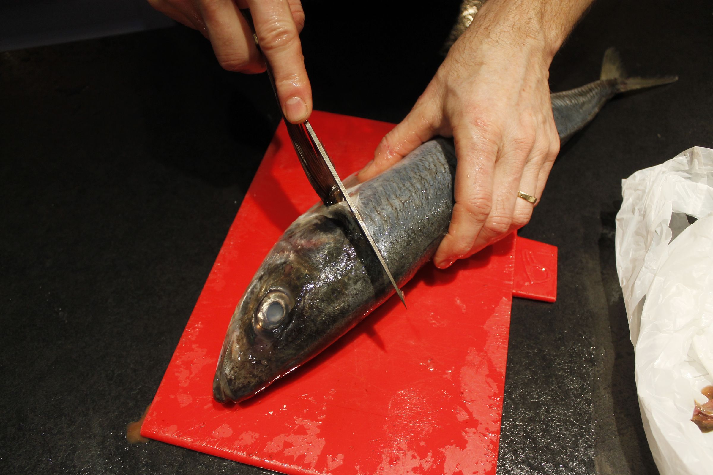 Preparing a Whole Fresh Fish : 7 Steps (with Pictures) - Instructables