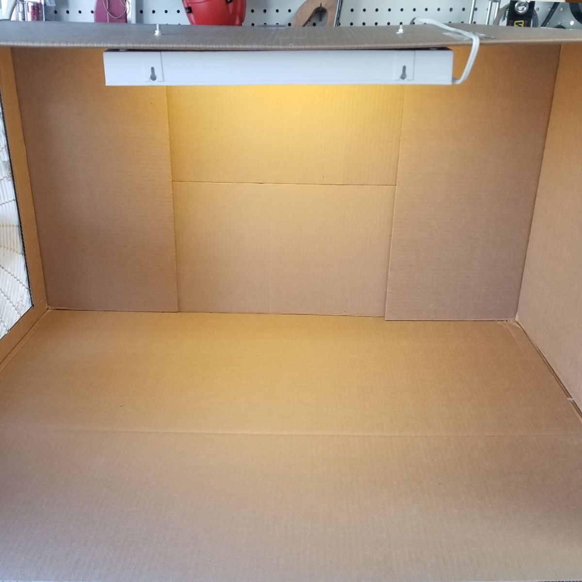 DIY Cardboard Spray Booth : 8 Steps (with Pictures) - Instructables